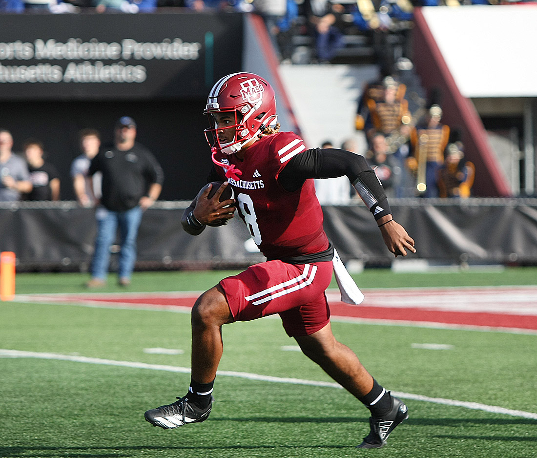 UMass Football vs Buffalo 10/18/25 - masslive.com