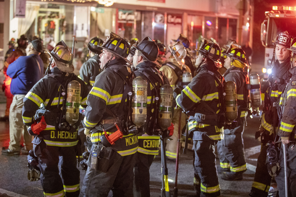Gingerbread man in Mechanicsburg catches fire - pennlive.com