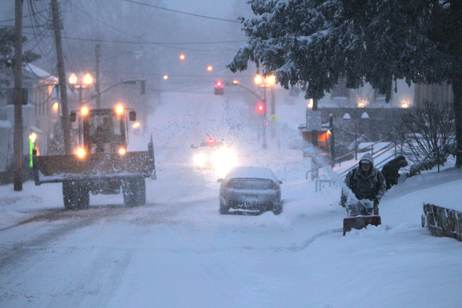 Heavy snowfall hits NE Ohio, Midwest - cleveland.com