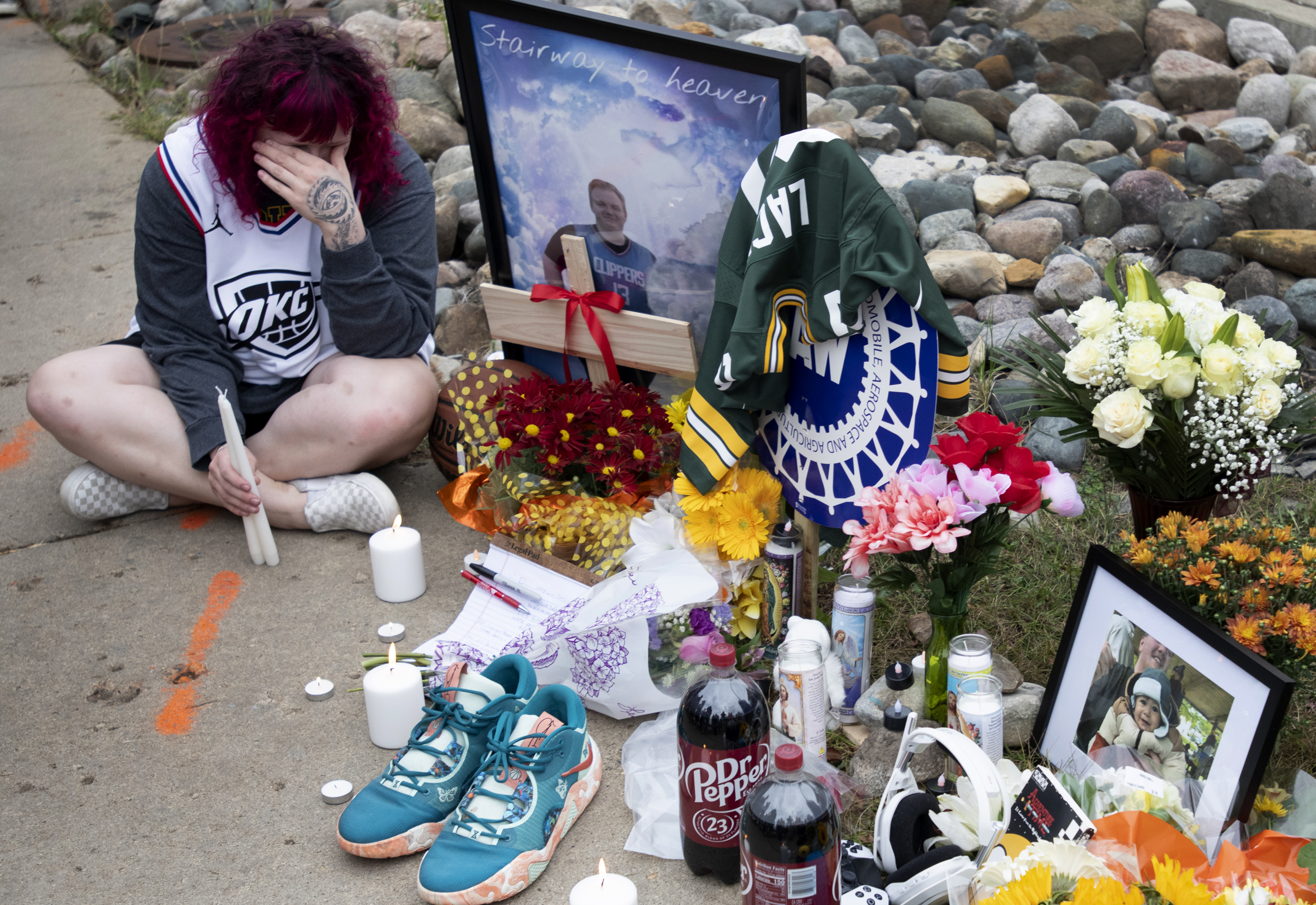 Candelight vigil for Eaton Aerospace workers involved in crash - mlive.com