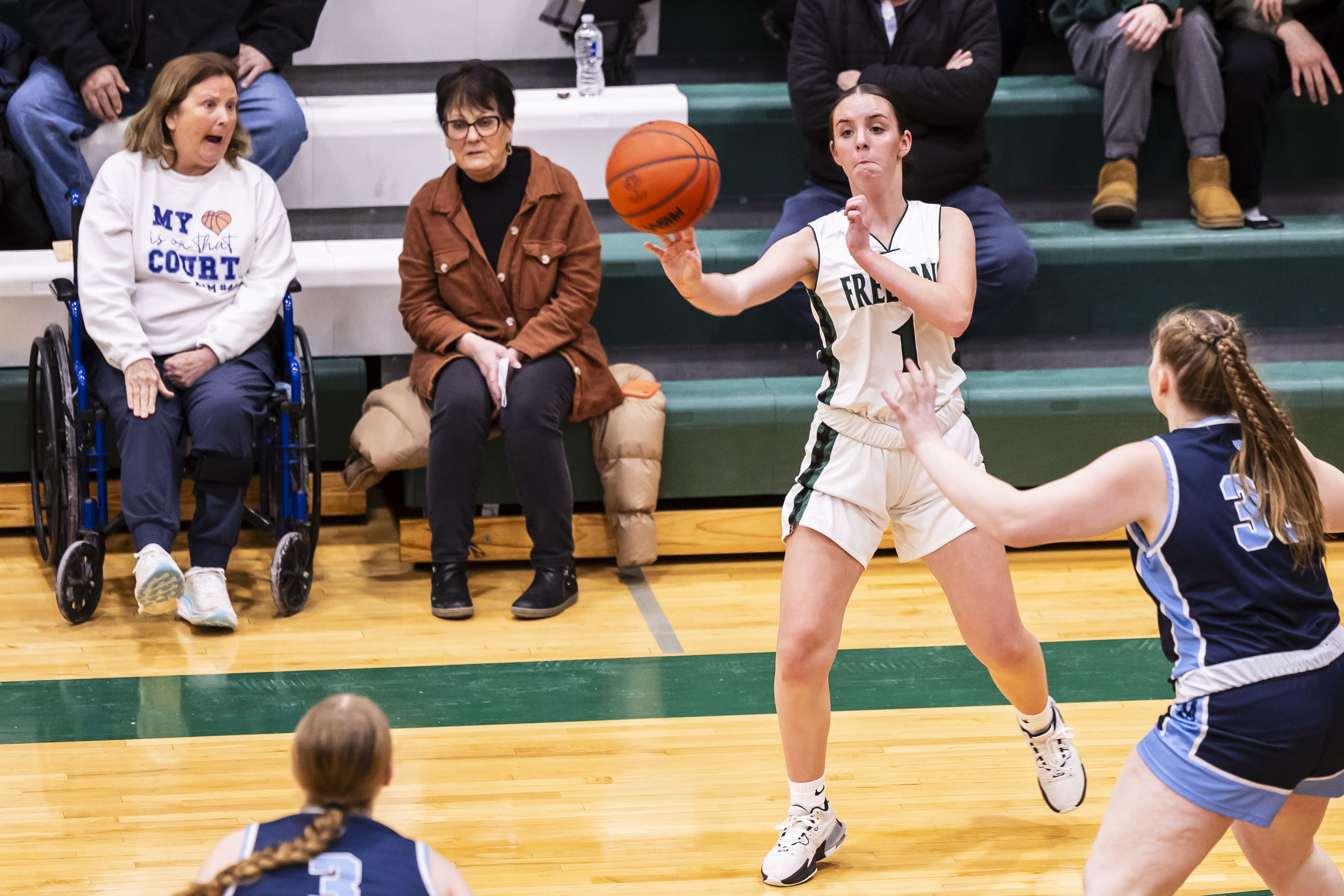 Freeland girls basketball hosts Sanford Meridian - mlive.com