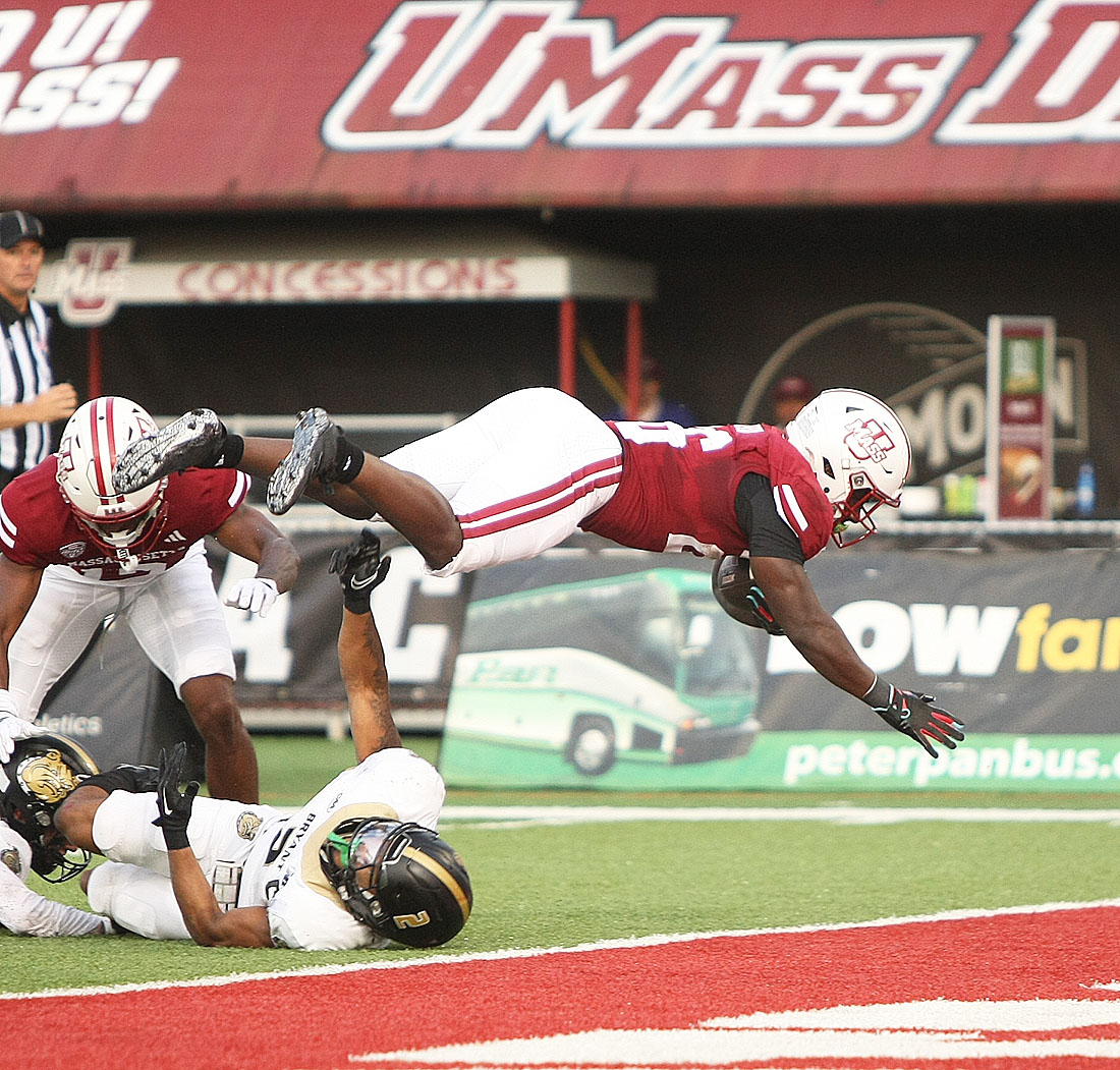 UMass Football vs Bryant 9/6/25 - masslive.com
