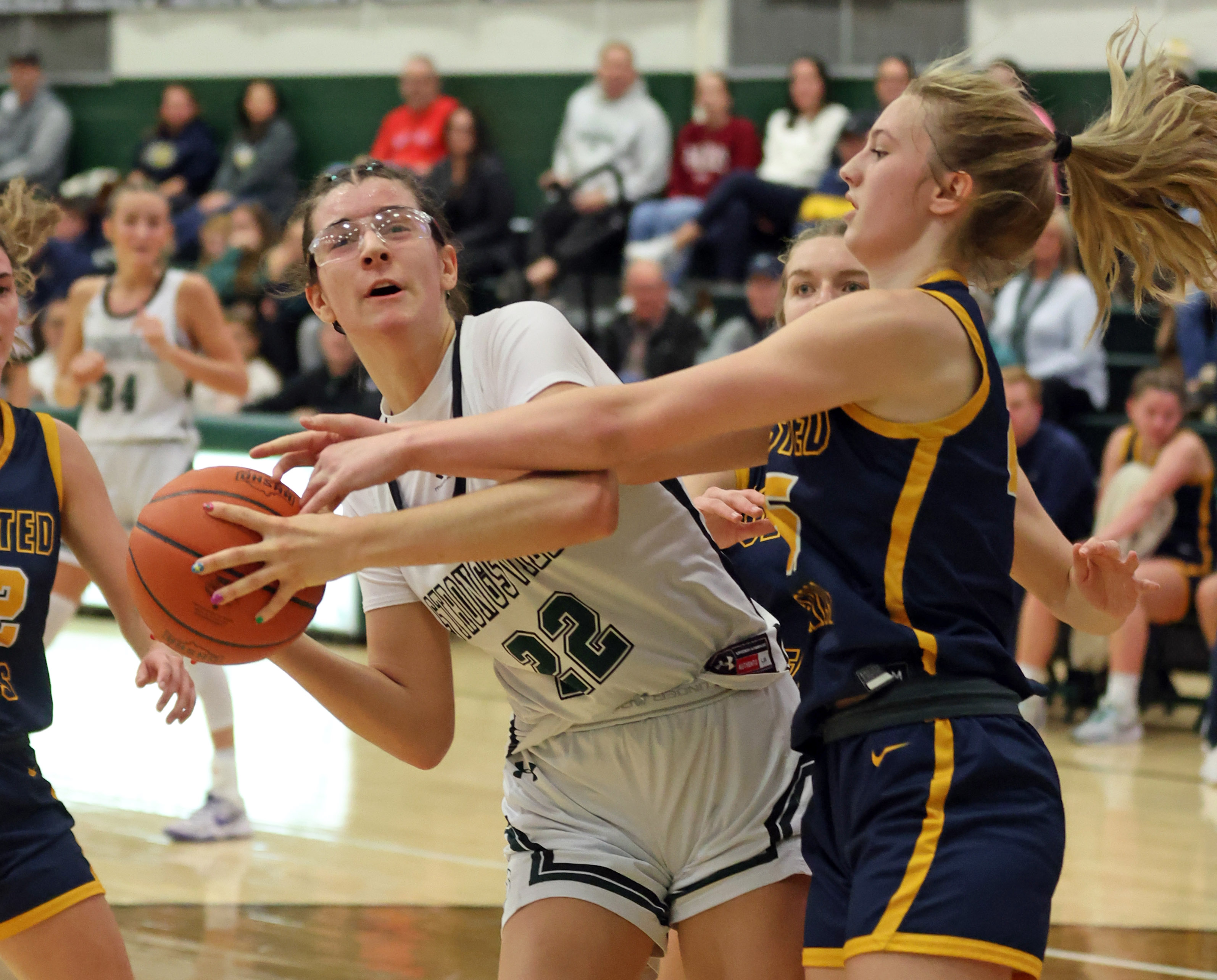 Girls high school hoops: Olmsted Falls at Strongsville, January 9, 2025 ...
