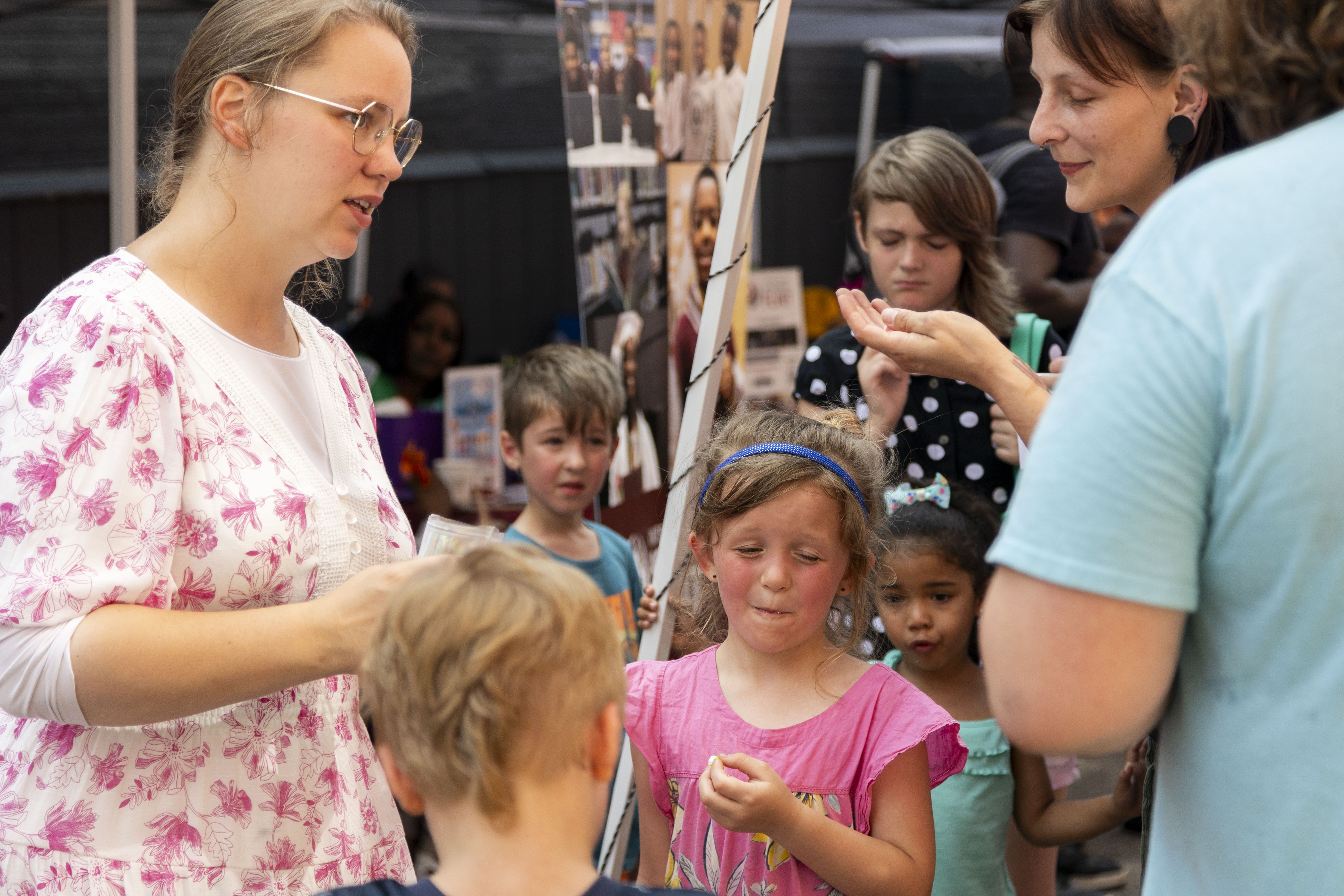Hundreds flock to Buckham Alley for Alley Fest - mlive.com
