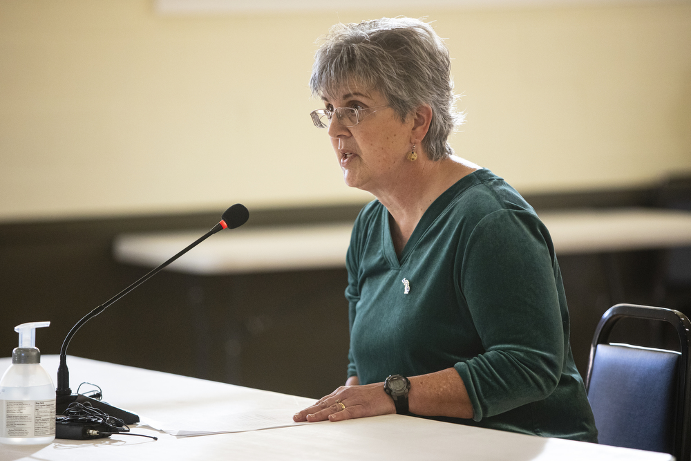People support and others call for resignation of Sheriff Leaf at Barry ...