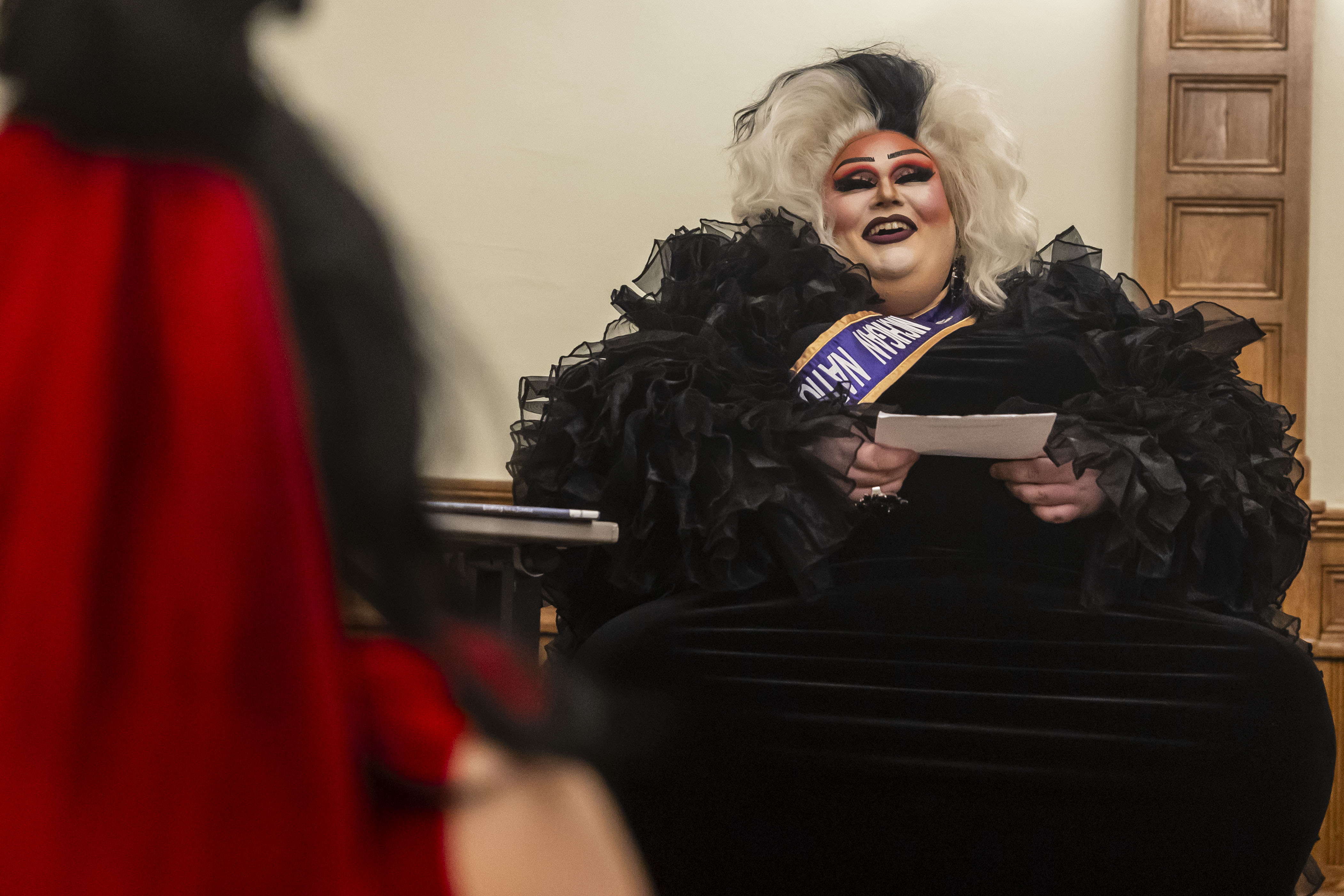 Saginaw’s Hoyt Library hosts Halloween Drag Queen Story Hour - mlive.com