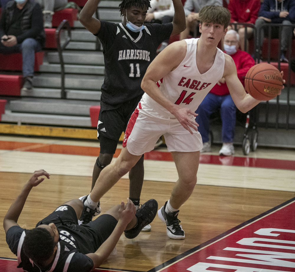 Harrisburg takes on Cumberland Valley in boys basketball - pennlive.com