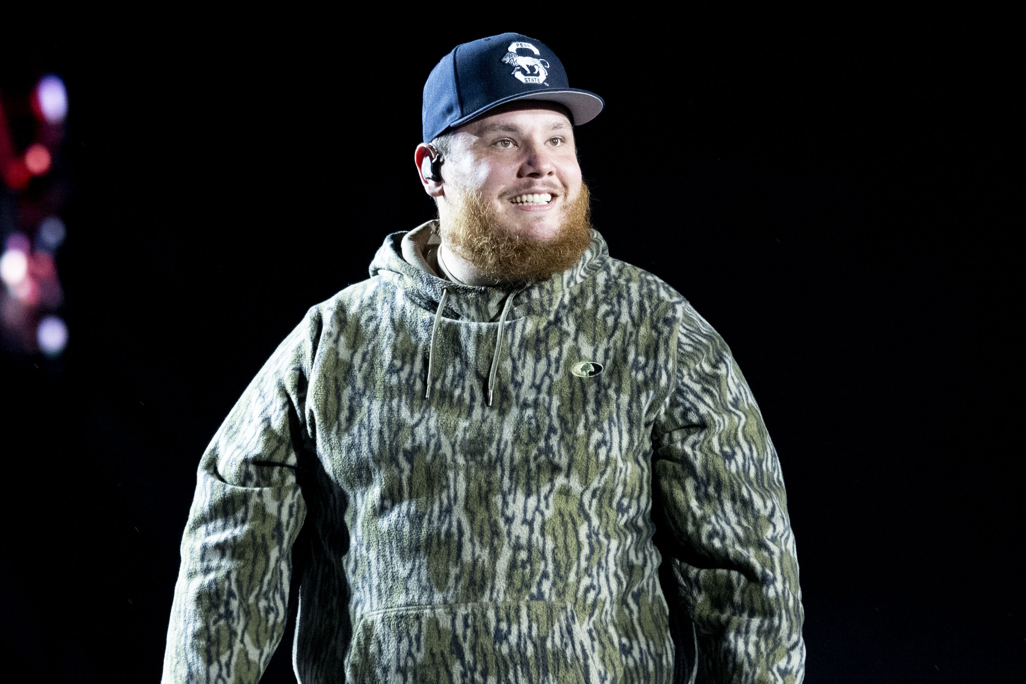 Luke Combs plays at Beaver Stadium - pennlive.com