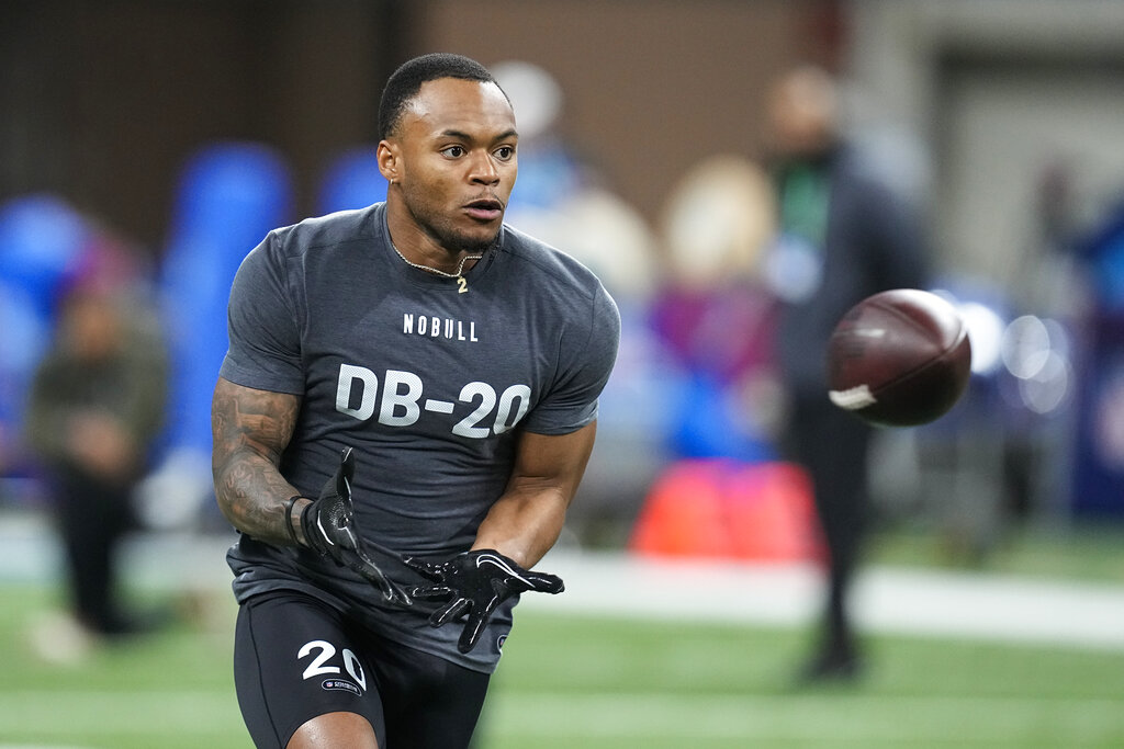 Cleveland Browns select CB Cameron Mitchell, Northwestern, for their ...