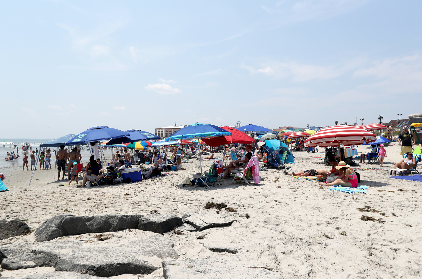 Beachgoers head to the Jersey Shore for the July 4th holiday weekend ...