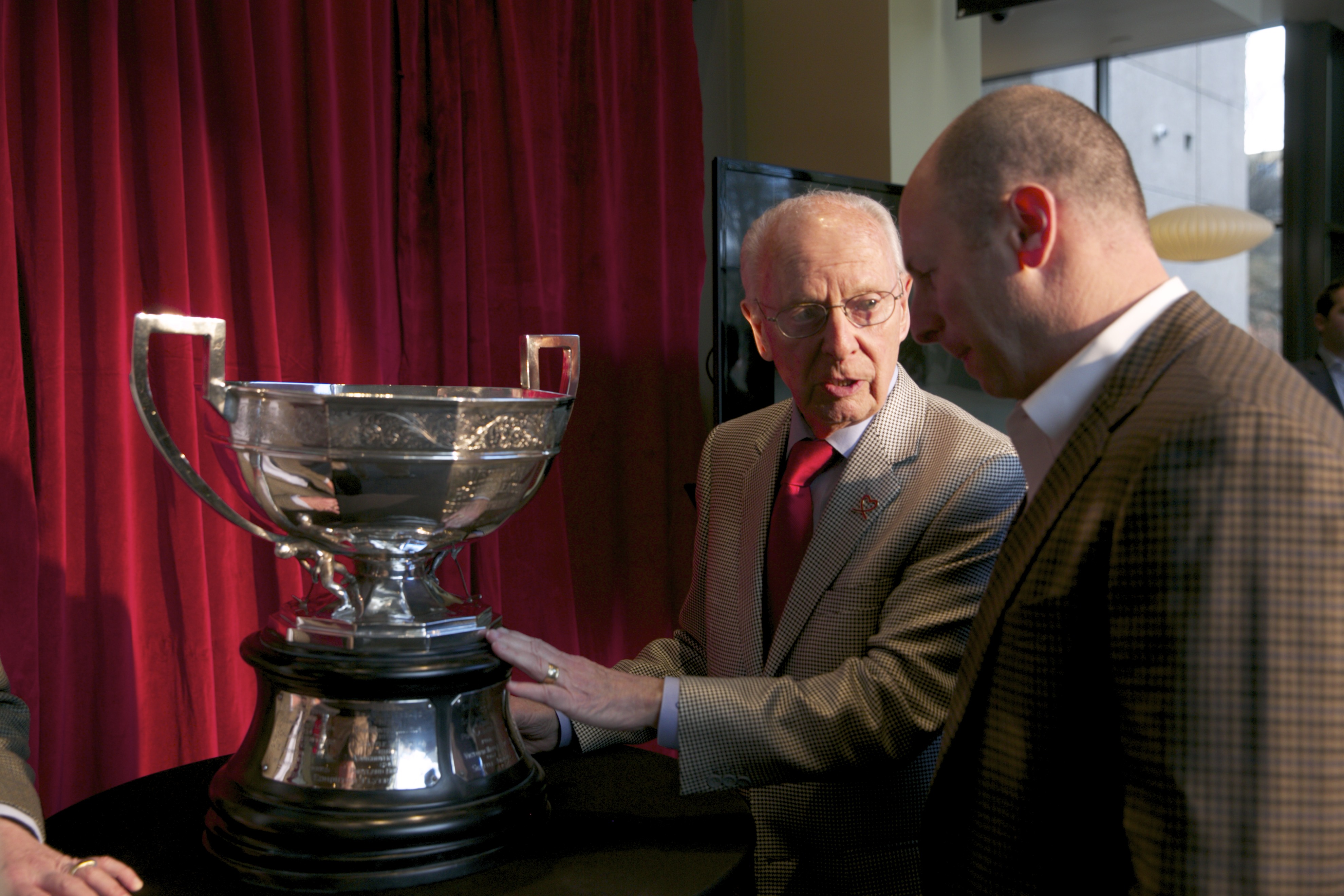 Bill Schonely, legendary Trail Blazers broadcaster, dies at 93 ...