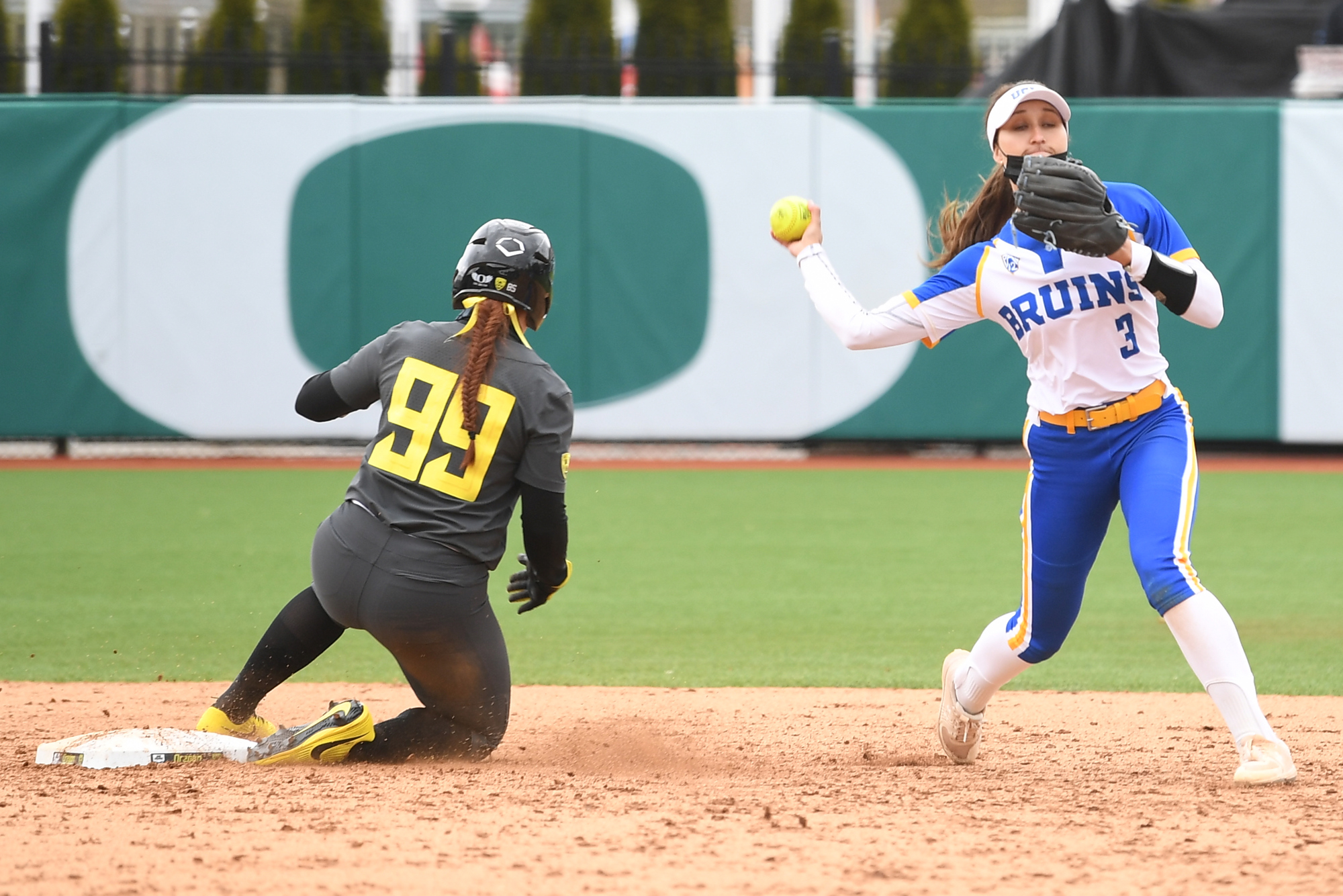 Oregon Ducks softball vs. UCLA Bruins - oregonlive.com