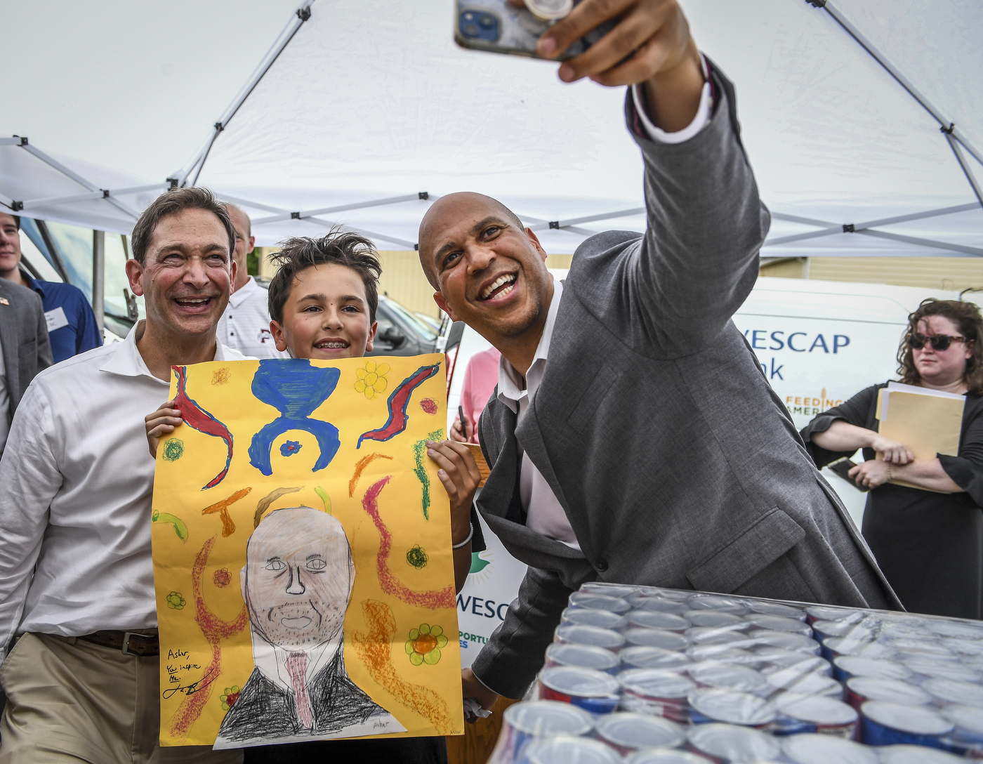 Sen. Booker visits Phillipsburg to announce $1M grant for food bank ...