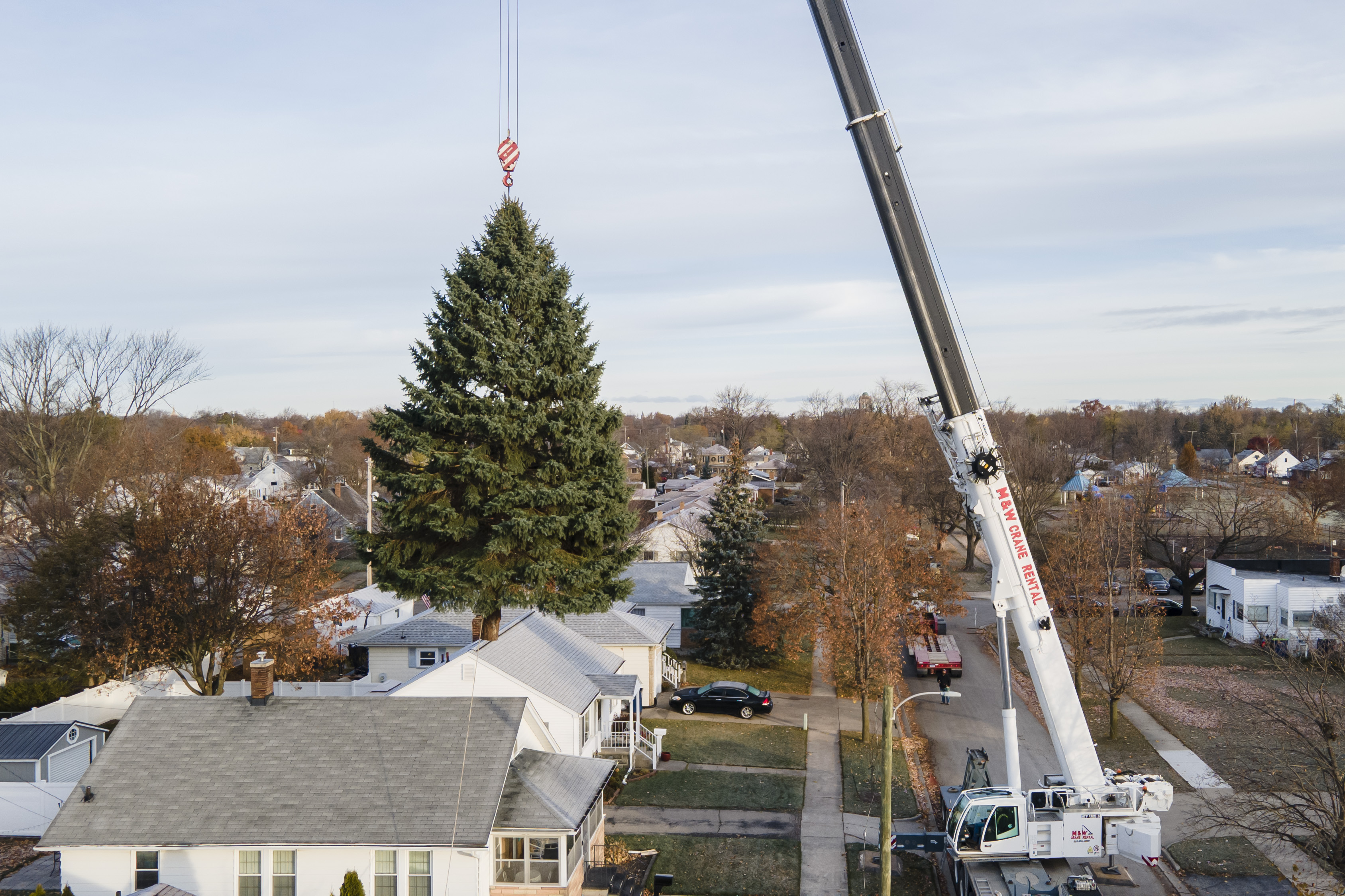 Christmastime in Bay City has arrived with downtown tree in place ...