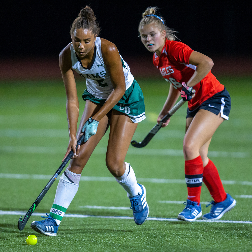 CV scores in the closing minutes for a 2-1 field hockey win over CD ...