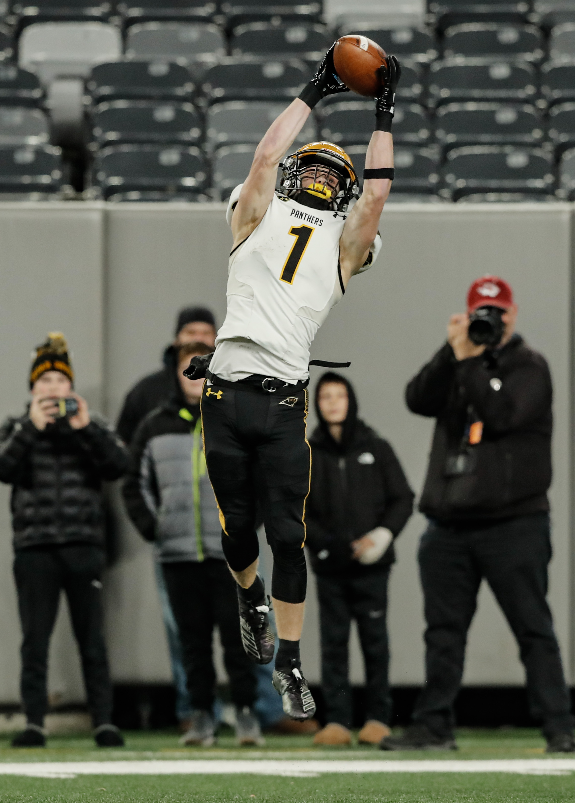 Football: NJSIAA Group 1 Championship, Glassboro vs. Cedar Grove ...