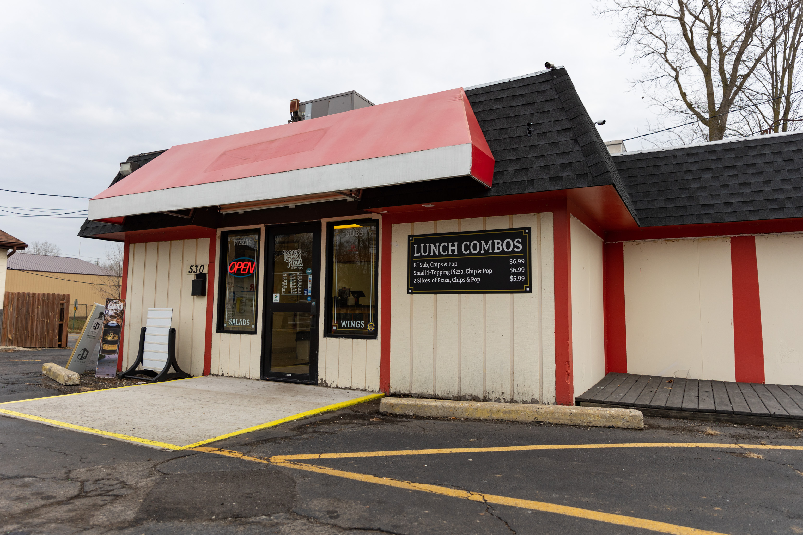 Issa's Pizza celebrates grand opening in Ypsilanti - mlive.com
