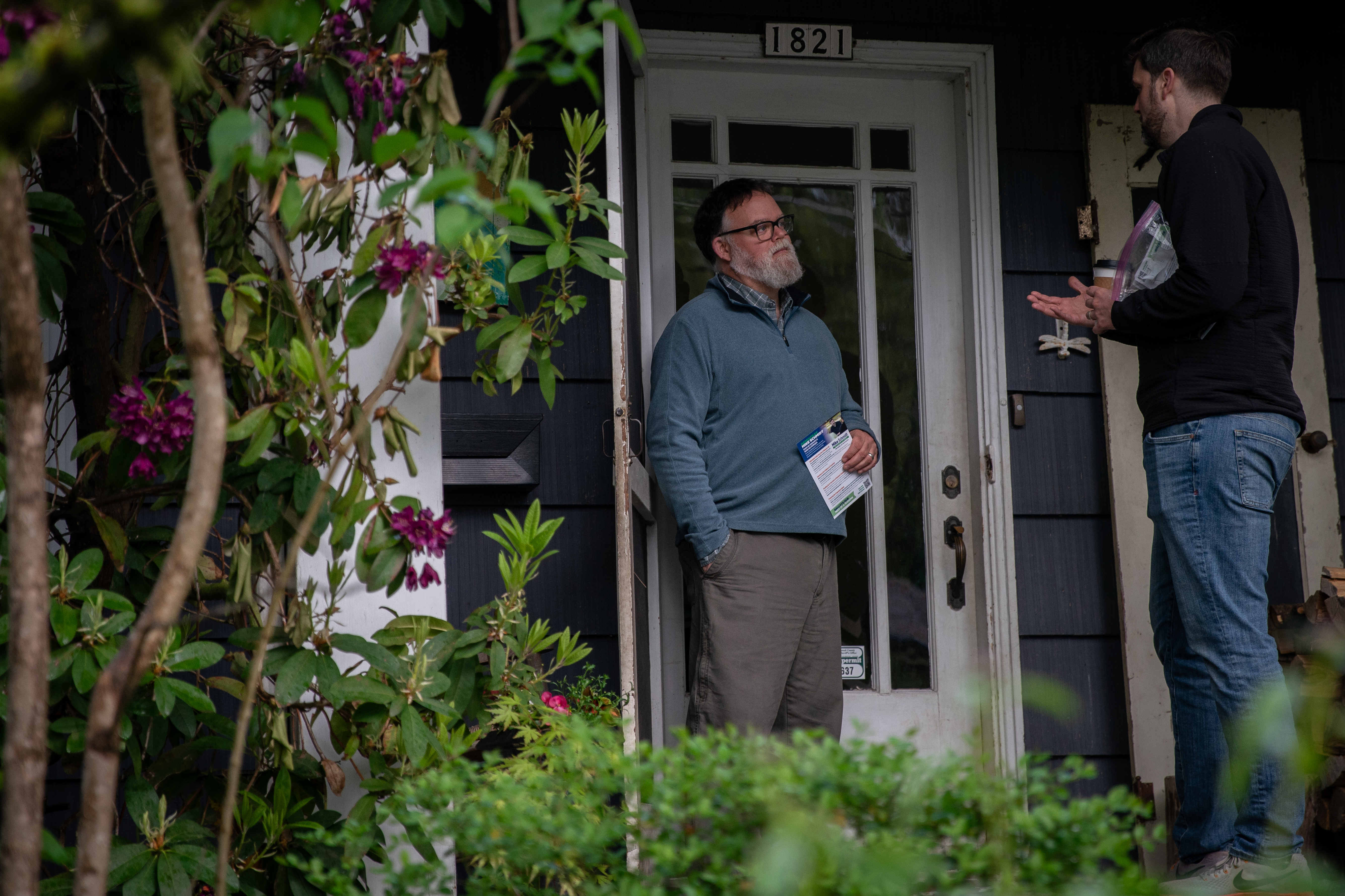 Multnomah County District Attorney Mike Schmidt goes canvassing door-to ...