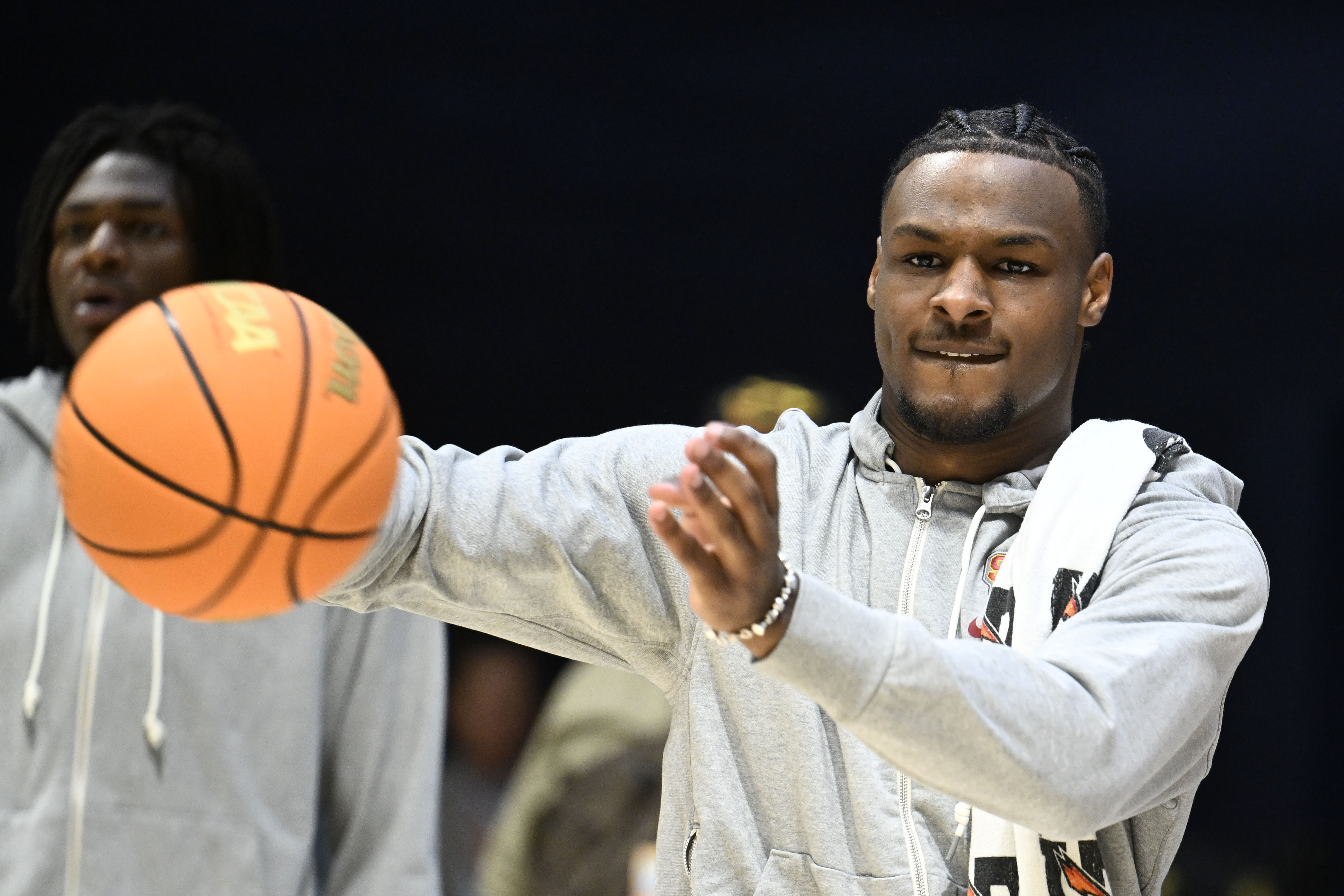 Bronny James makes season debut for USC as LeBron looks on proudly