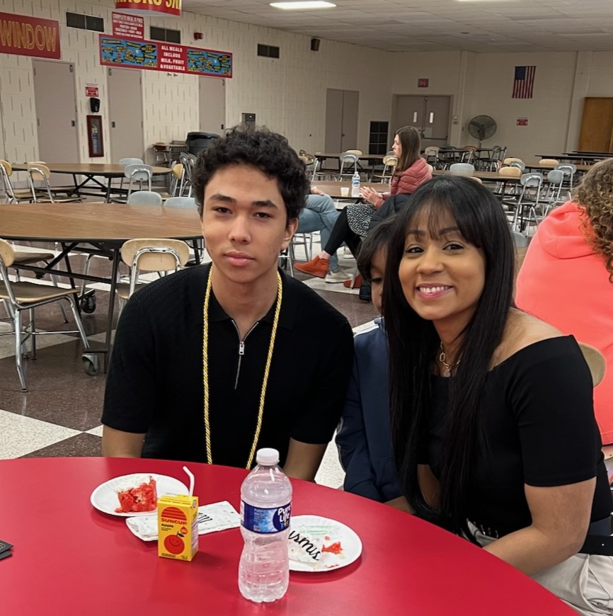 Sixteen WHS students receive Global Seal of Biliteracy in ceremony ...