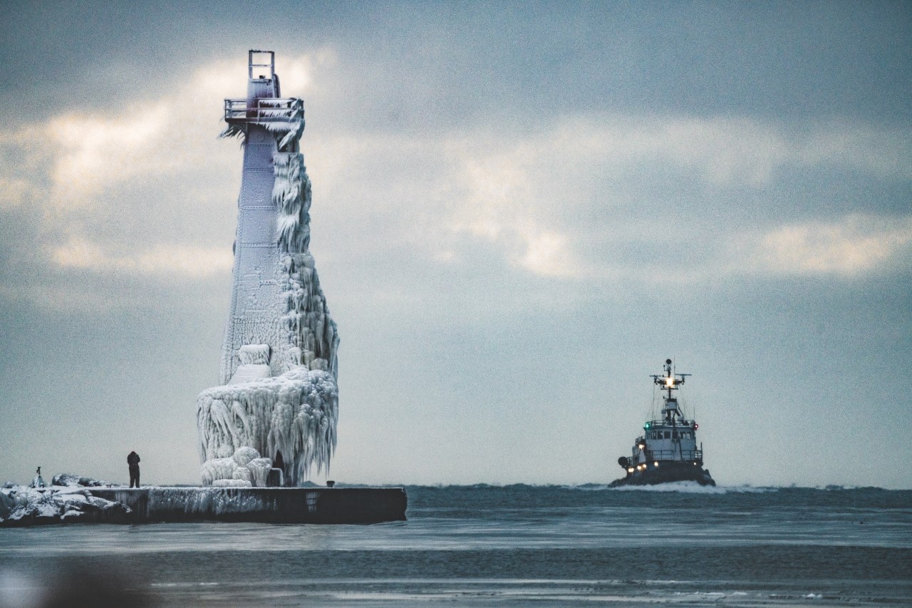 Lake Michigan Lighthouse Frozen | Shelly Lighting