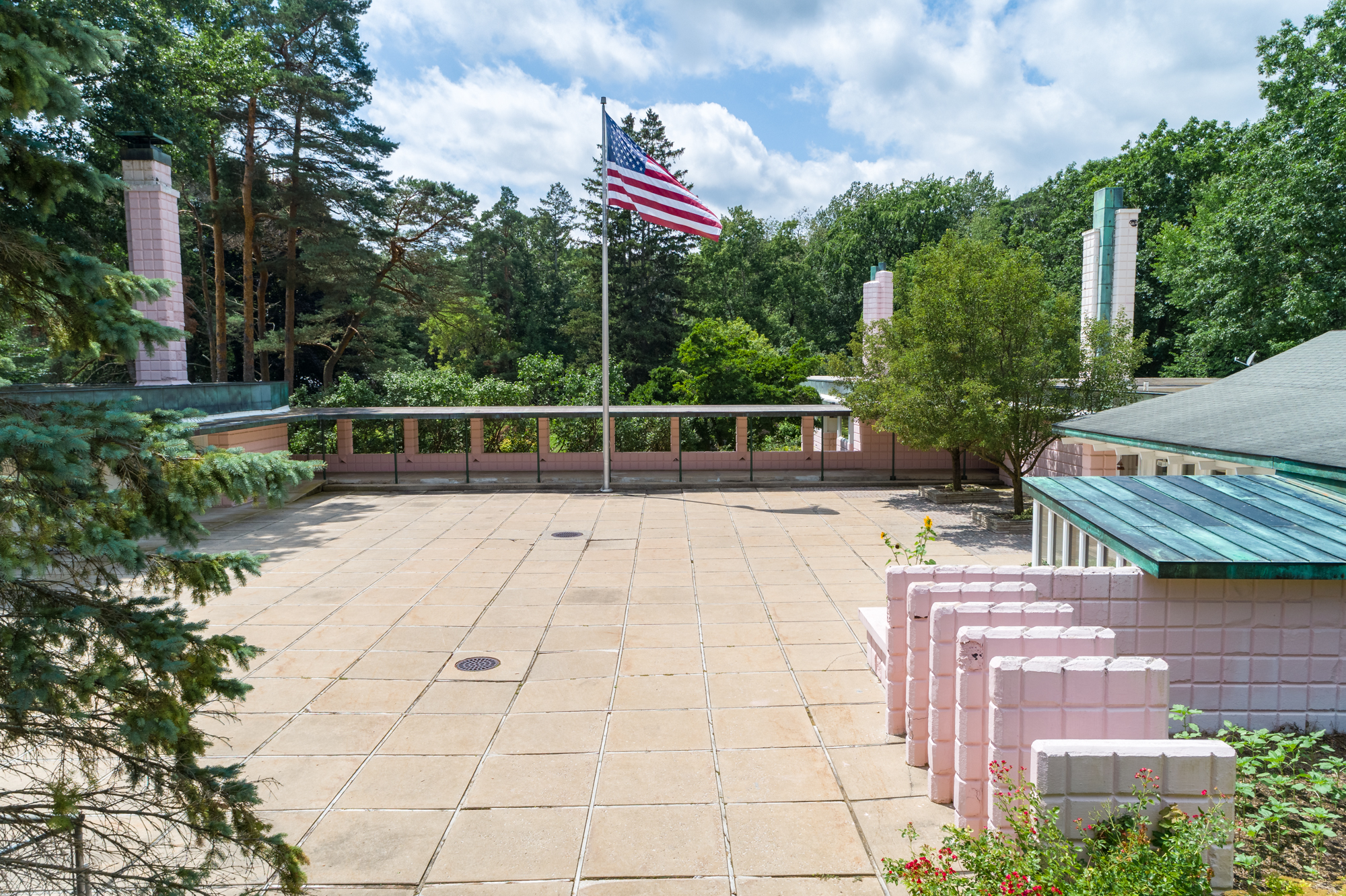 Alden B. Dow home on nearly 90 acres up for sale - mlive.com