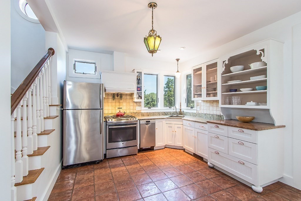 House of the Week: Mermaid Cottage on Cape Cod listed for $1.4 million ...