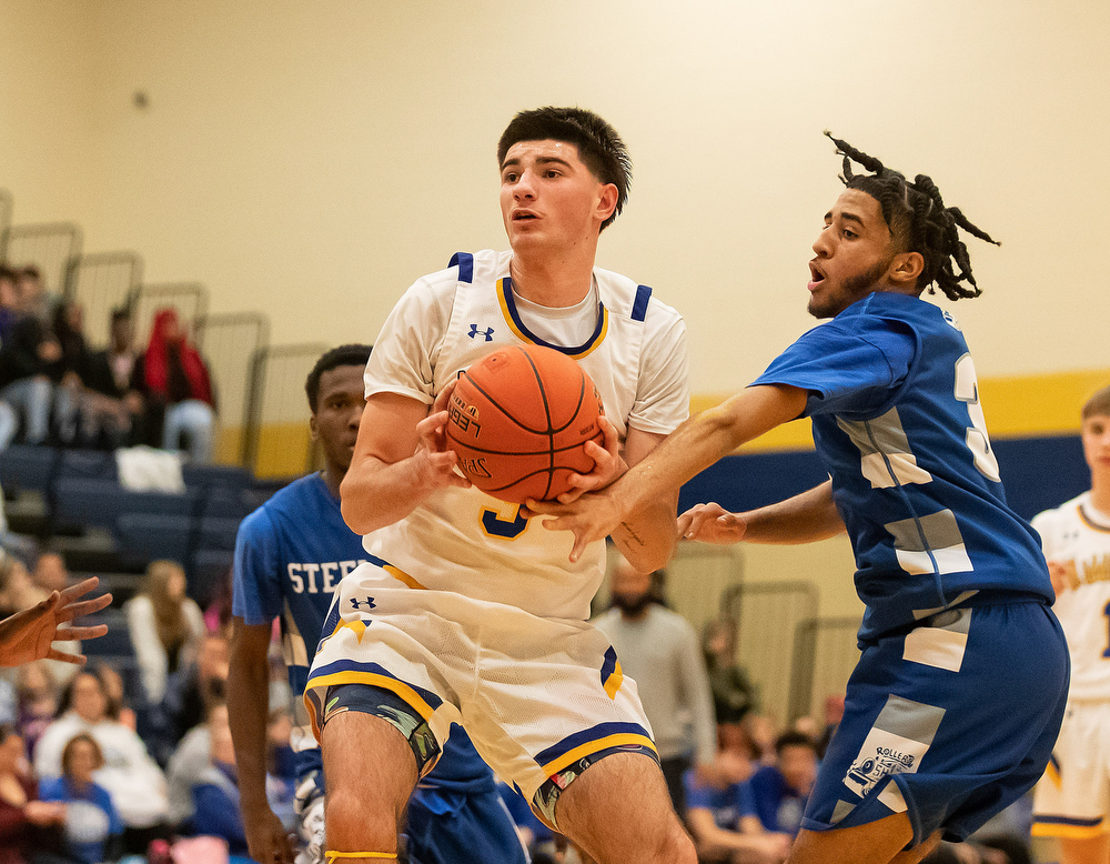 Steel-High defeats Middletown 43-35 in boys high school basketball ...