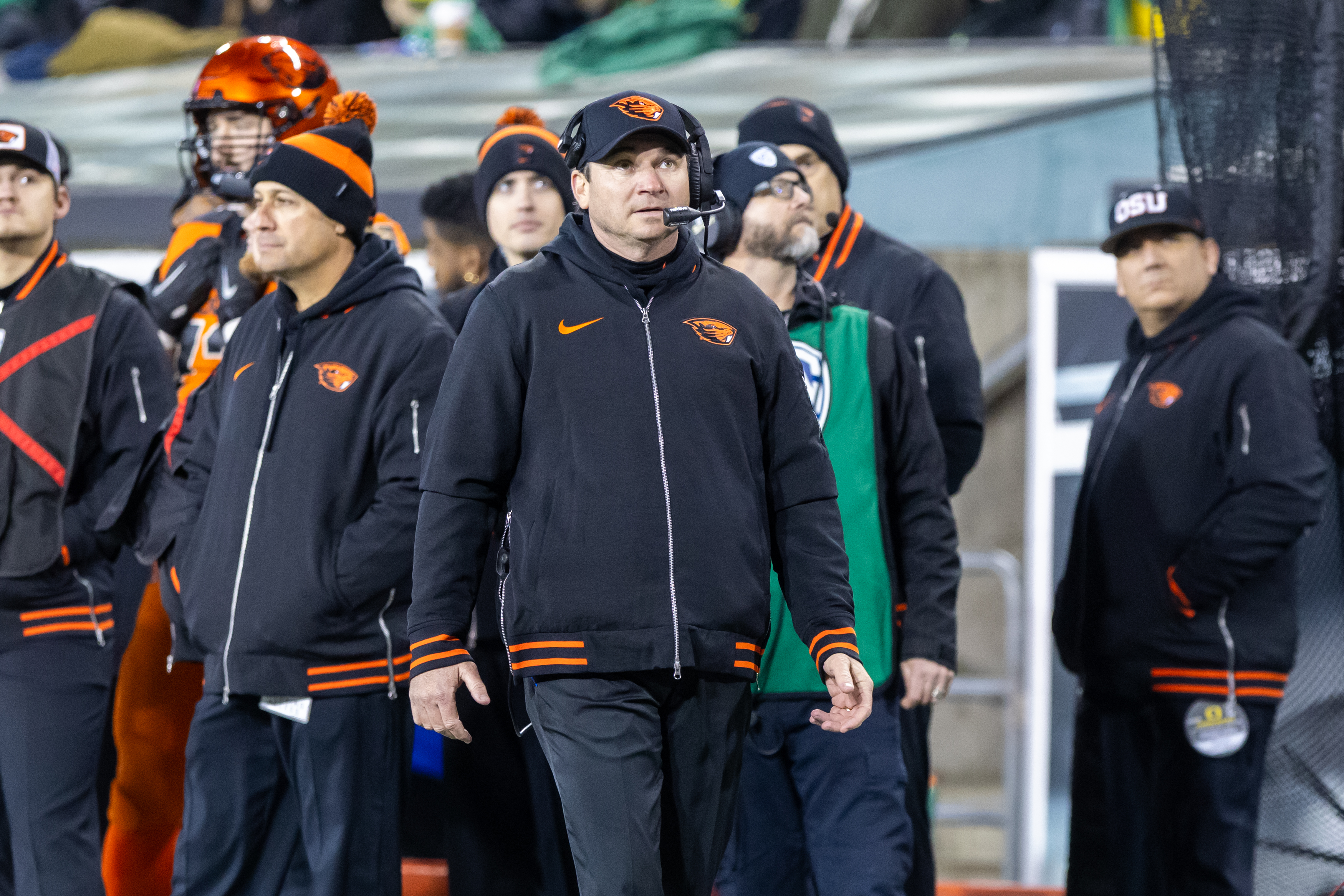 No. 6 Oregon Ducks vs. No. 16 Oregon State Beavers: Nov. 24, 2023 ...
