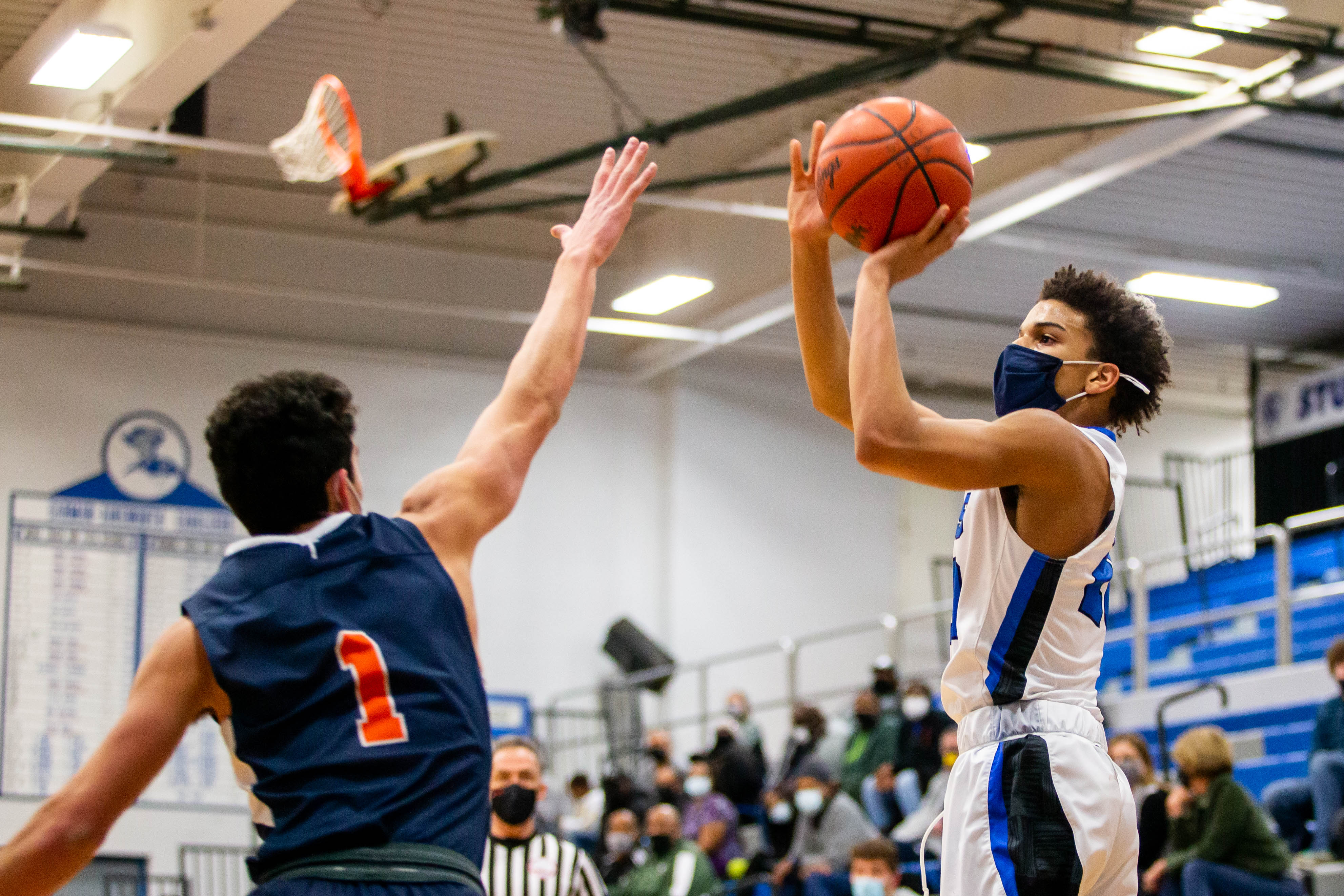 Powers Catholic boys basketball at Carman-Ainsworth - mlive.com