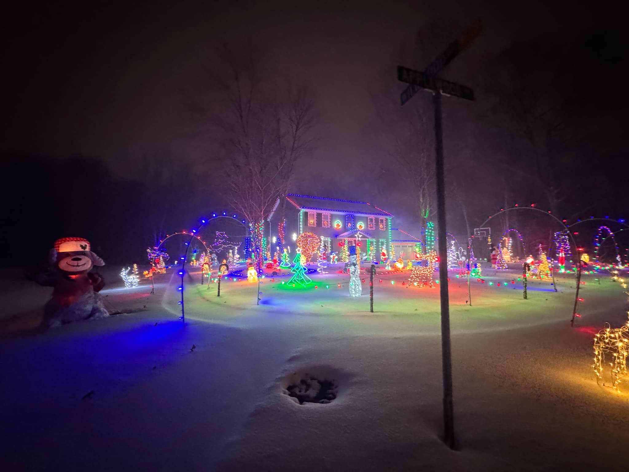 Petkovsek Family Christmas Lights - cleveland.com
