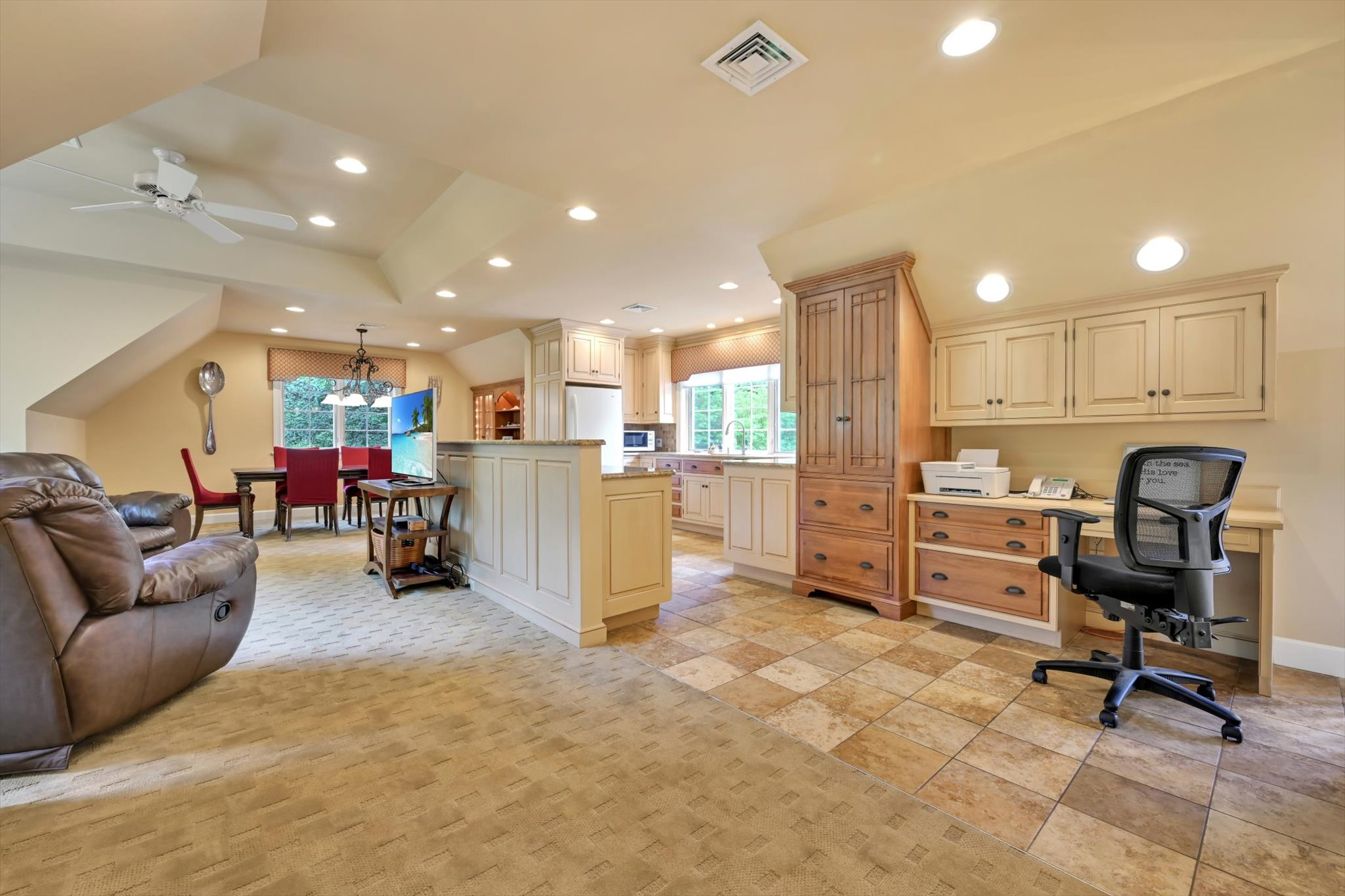 1716 Olmsted Way East: Cool Spaces - pennlive.com