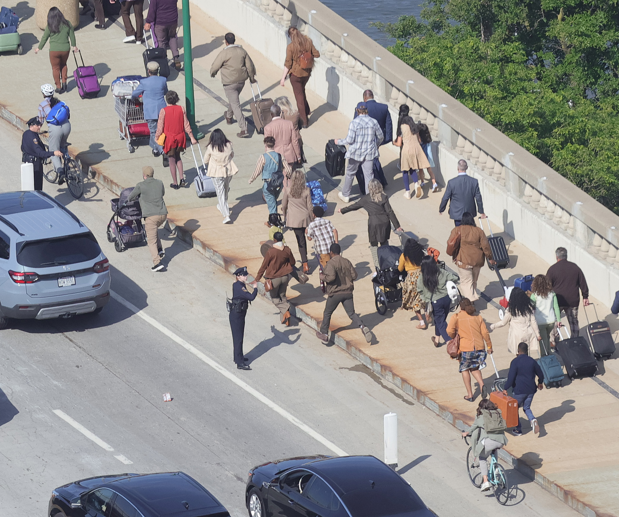 Superman movie takes over the Detroit-Superior Bridge for filming, July ...