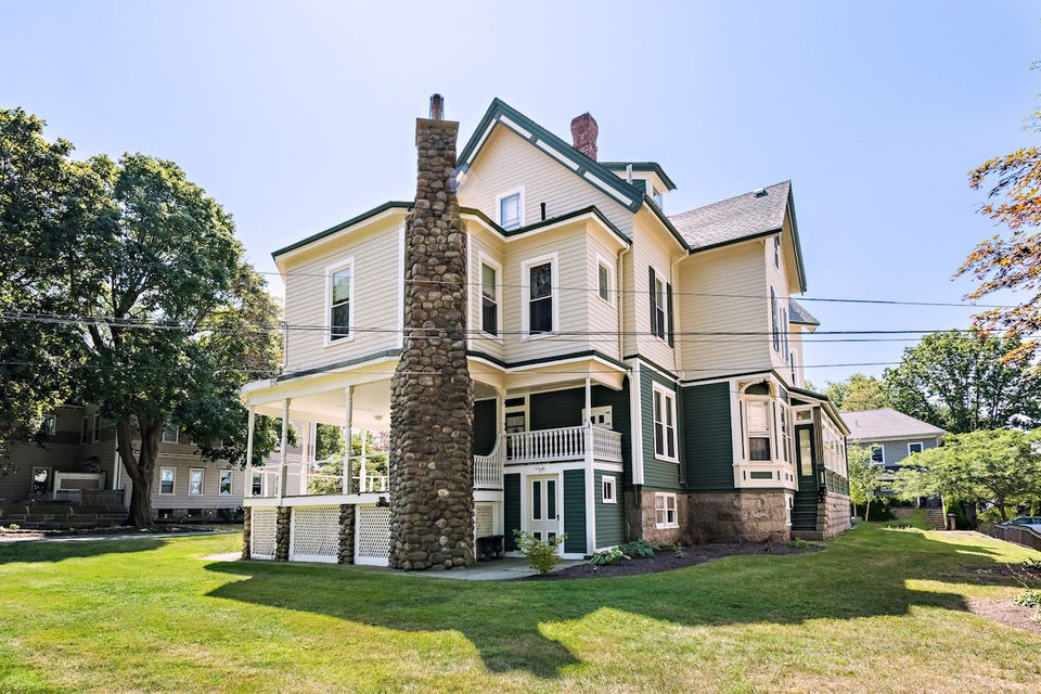 Lizzie Borden’s historic ‘Maplecroft’ mansion on sale in Fall River ...