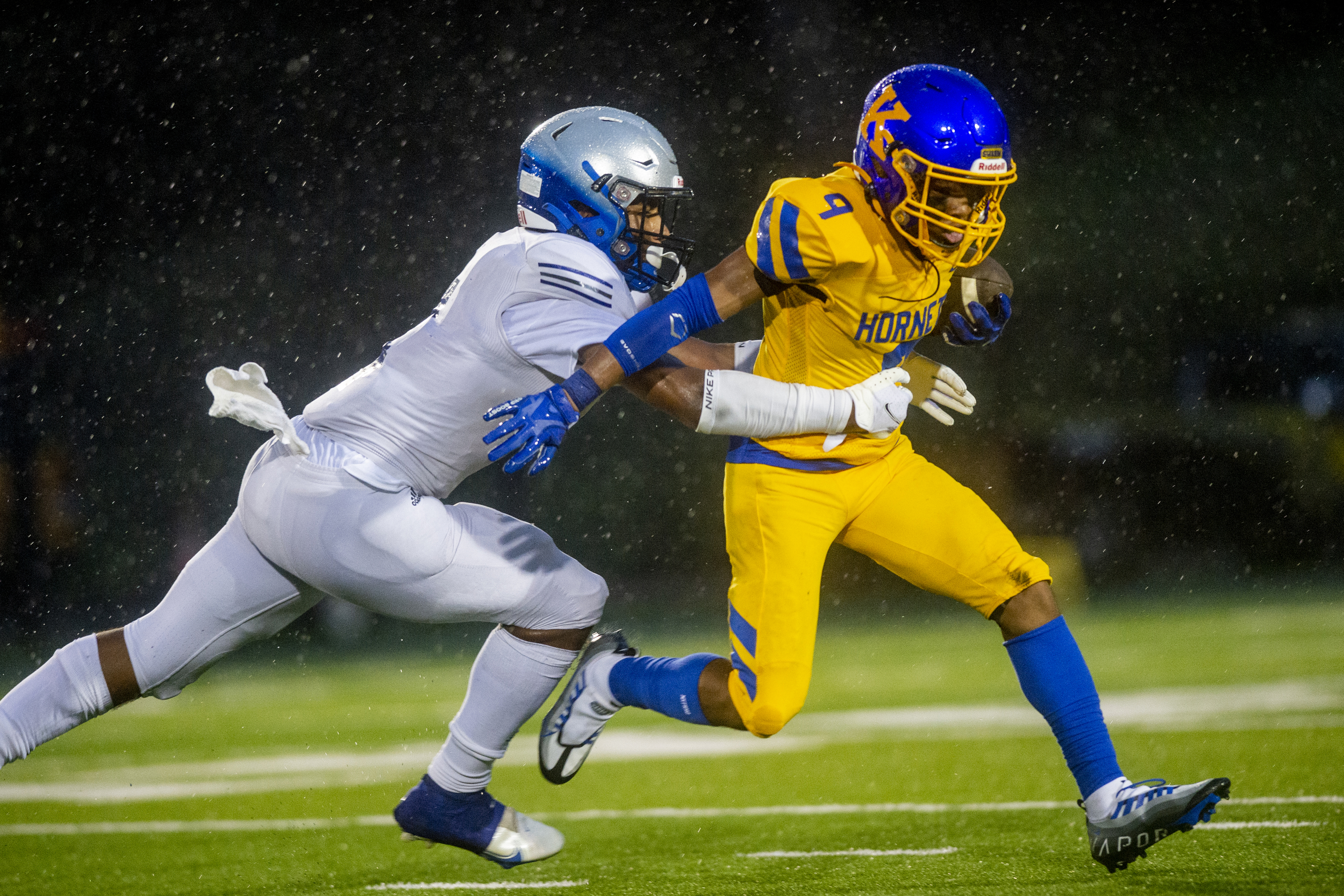 Flint Kearsley defeats Carman-Ainsworth 21-2 in 2022 football season ...