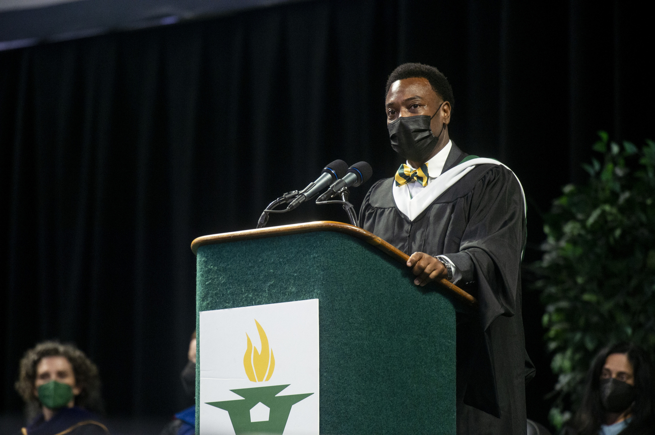Ann Arbor Huron 2022 commencement ceremony - mlive.com