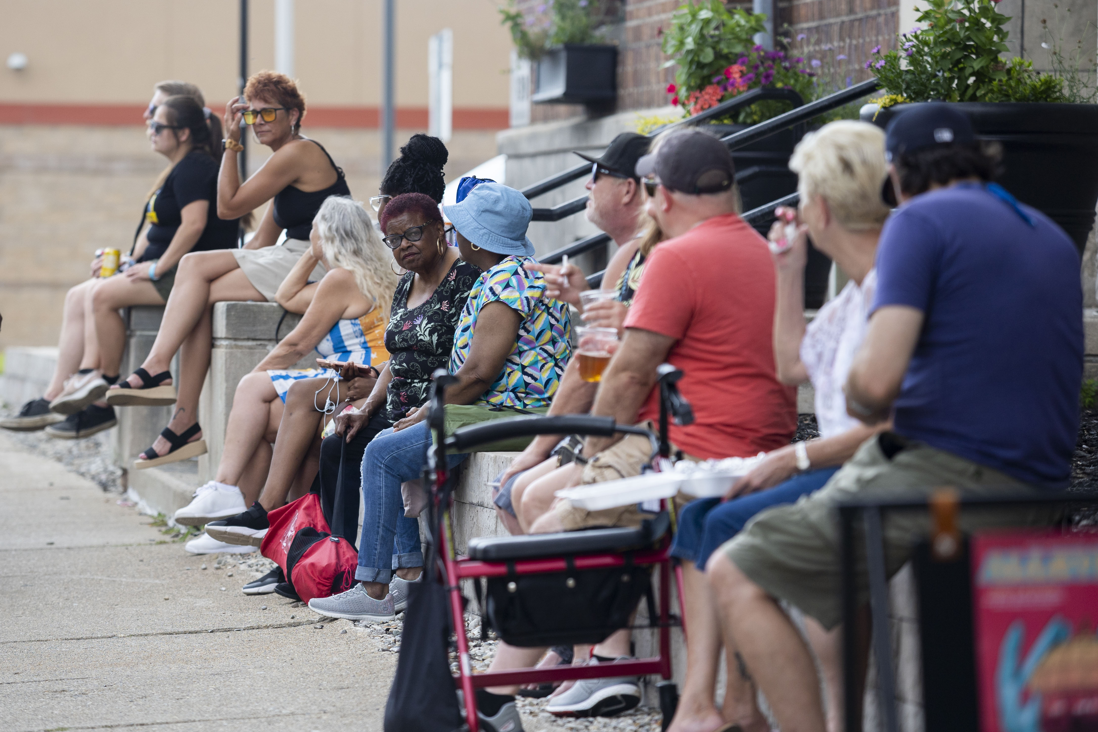 Hundreds flock to Buckham Alley for Alley Fest - mlive.com