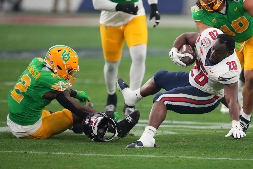Oregon Ducks vs. Liberty Flames in Fiesta Bowl, Jan. 1, 2024 - oregonlive.com