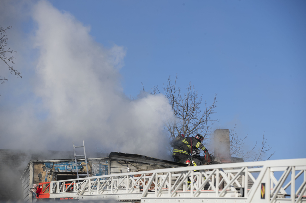 Firefighters battle Harrisburg house blaze - pennlive.com