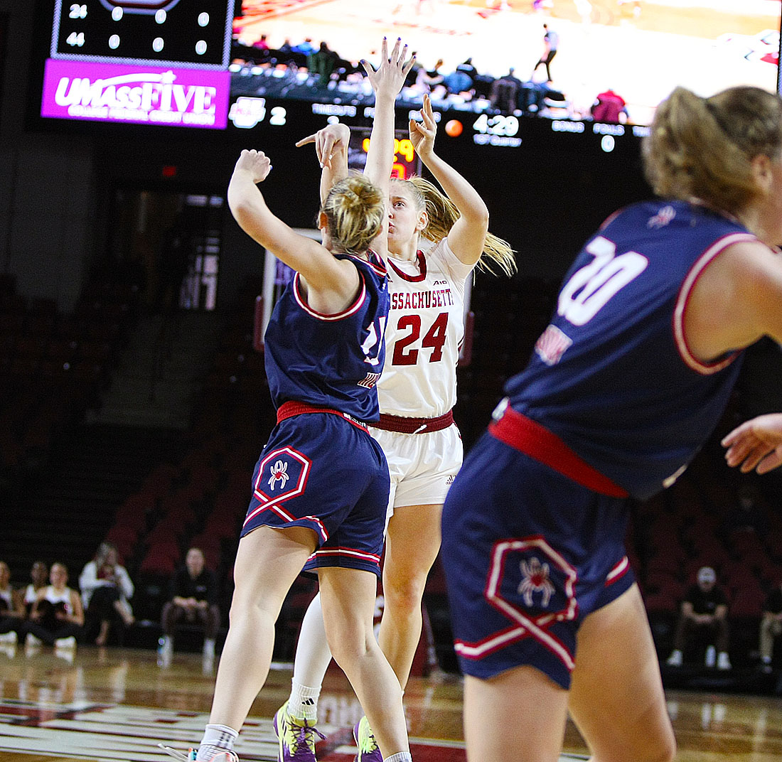 UMass Women's Basketball vs Richmond 1/5/25 - masslive.com