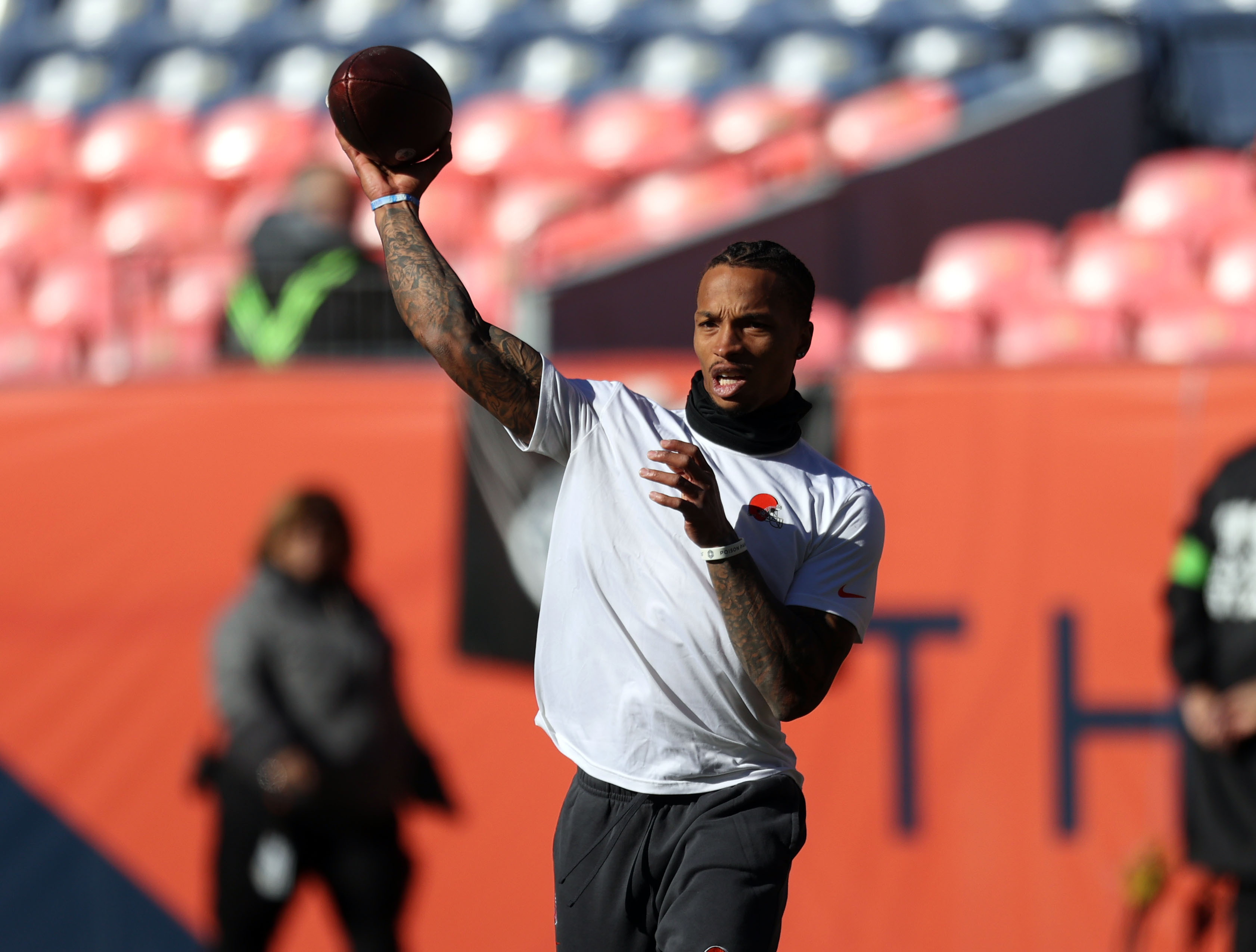 Cleveland Browns quarterback Dorian Thompson-Robinson vs. Denver ...