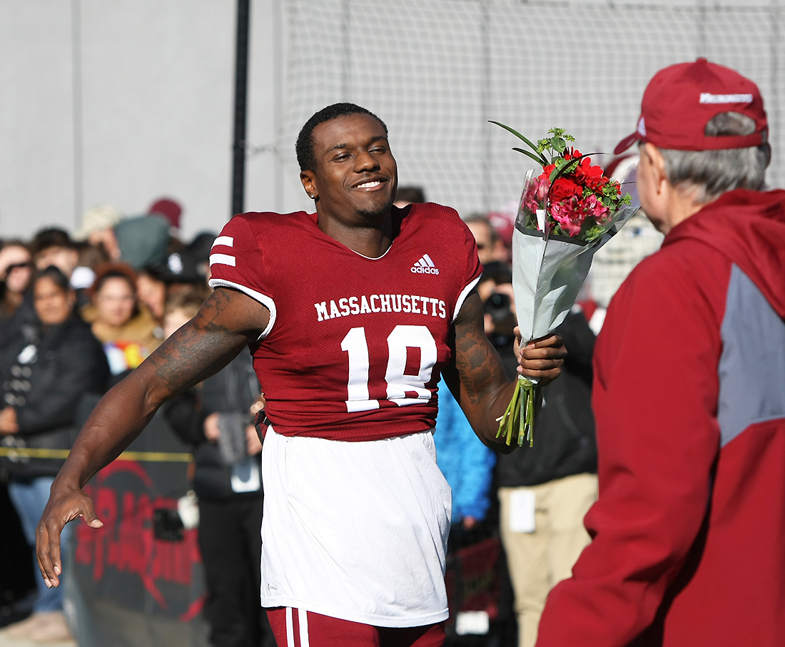 UMass Football vs Army 11/26/22 - masslive.com