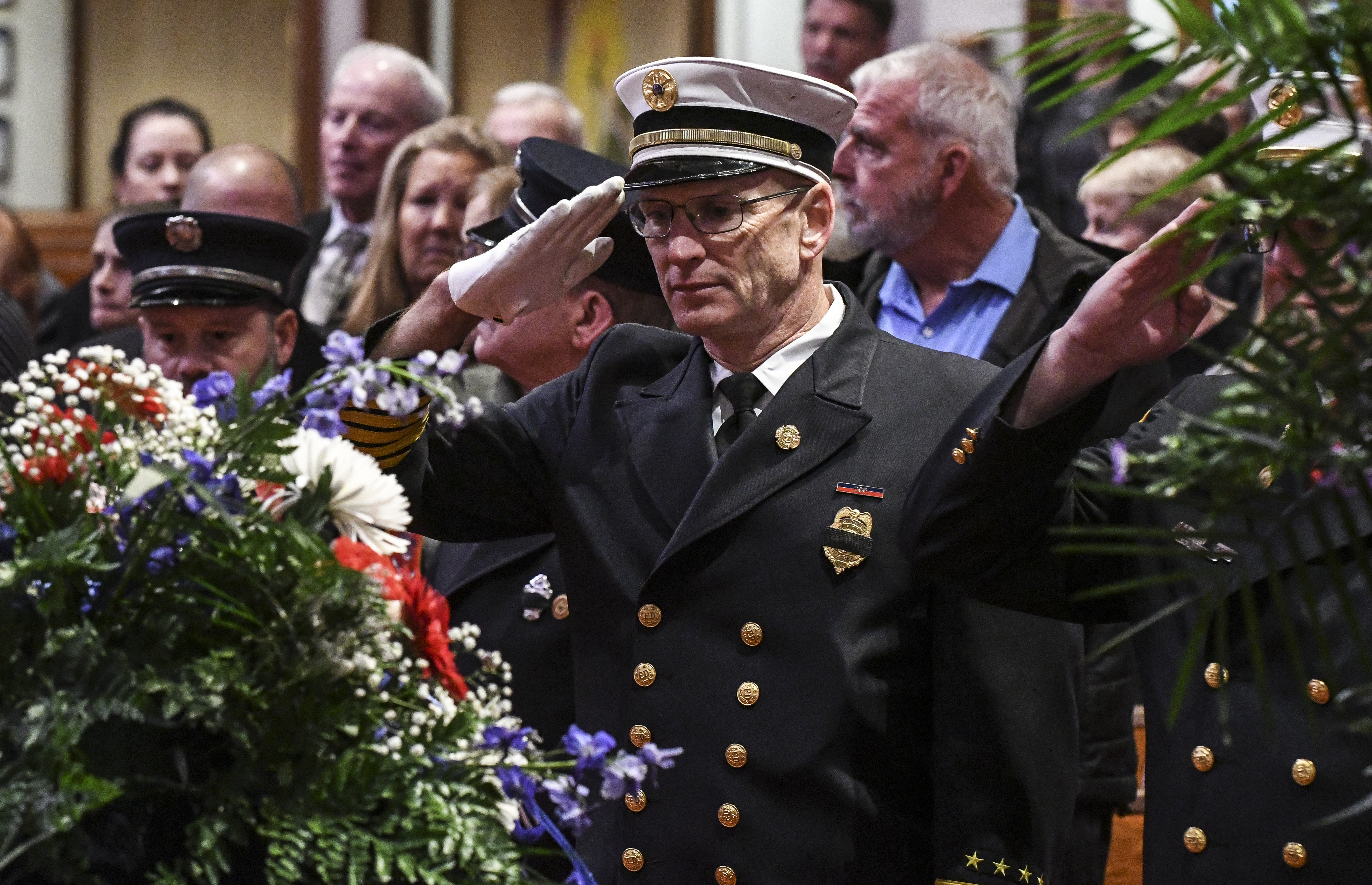 Firefighters, community pay respects to former Washington Fire Chief ...
