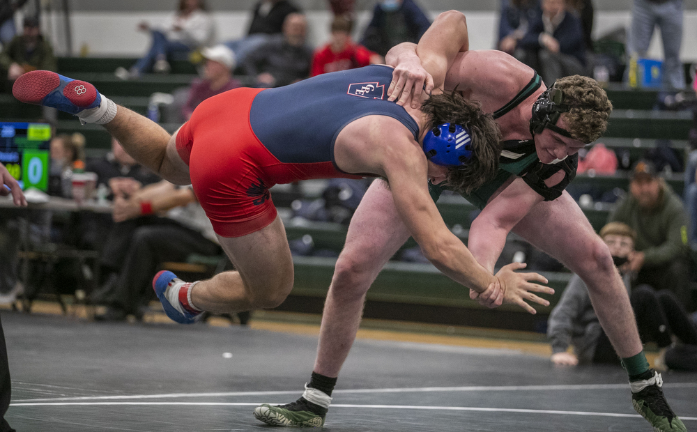 Finals of the 2021 Carlisle Christmas Classic Wrestling tournament ...