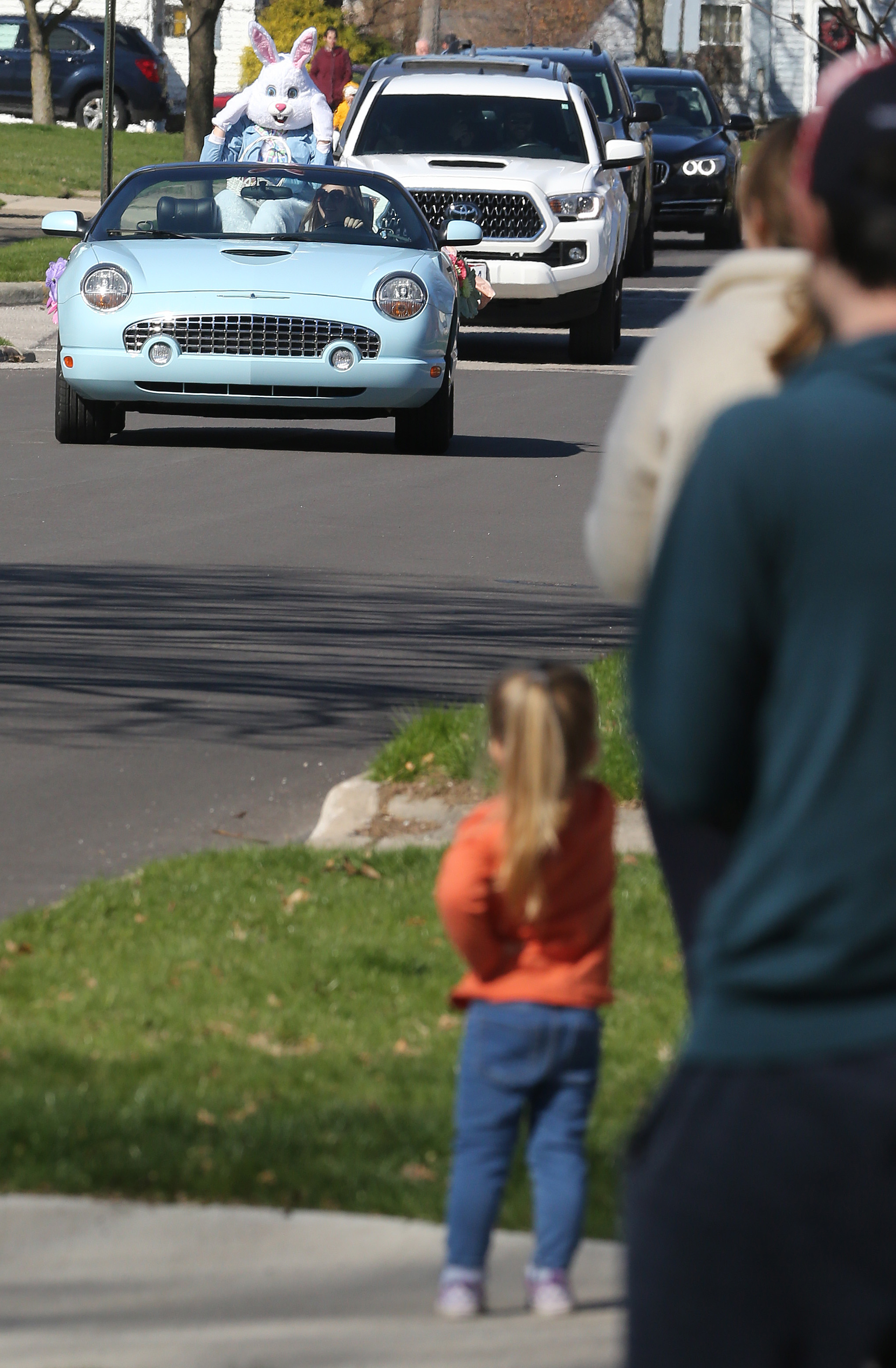 Easter Bunny visits Rocky River neighborhoods, April 4, 2020 ...
