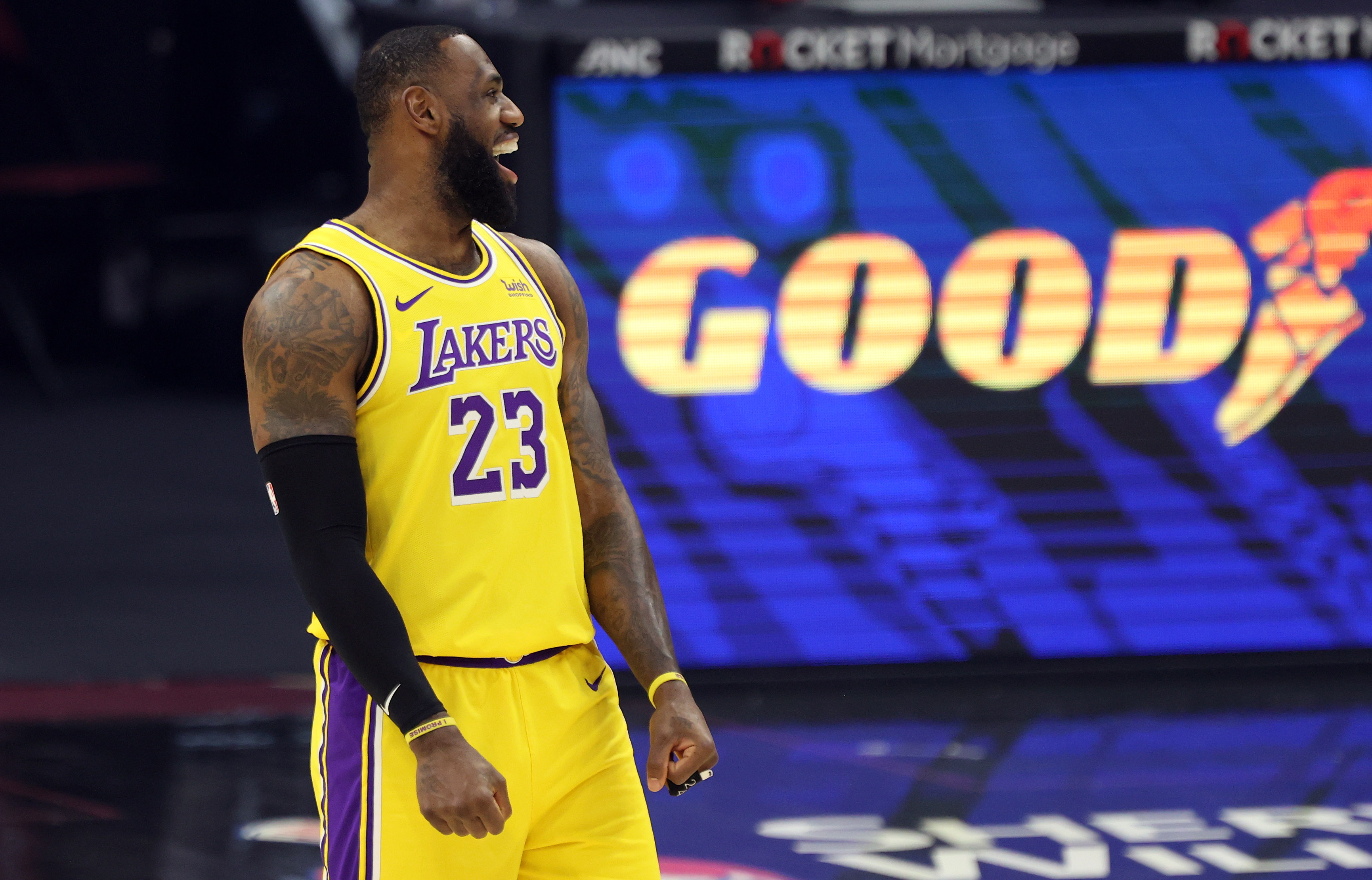 Los Angeles Lakers LeBron James vs. Cleveland Cavaliers, January 25 ...