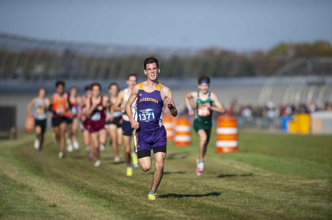 Division 1 boys race at 2021 MHSAA Cross Country championships - mlive.com