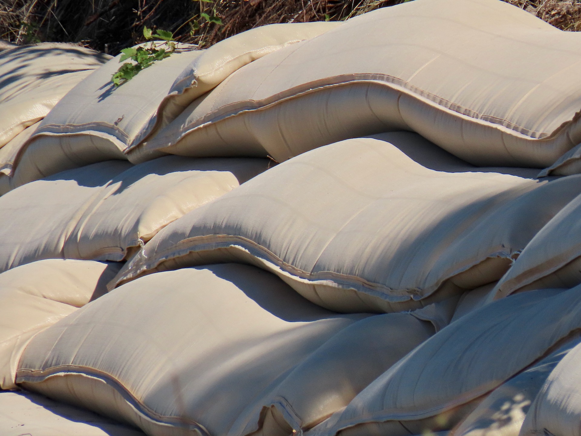 Beach armor plans rile Lake Michigan town - mlive.com