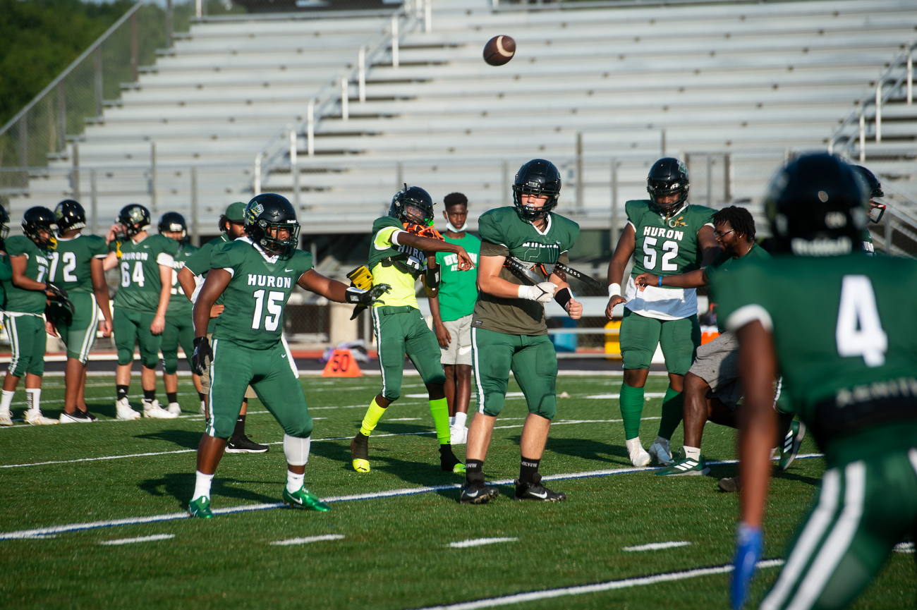Ann Arbor Huron vs. Detroit Southeastern high school football - mlive.com