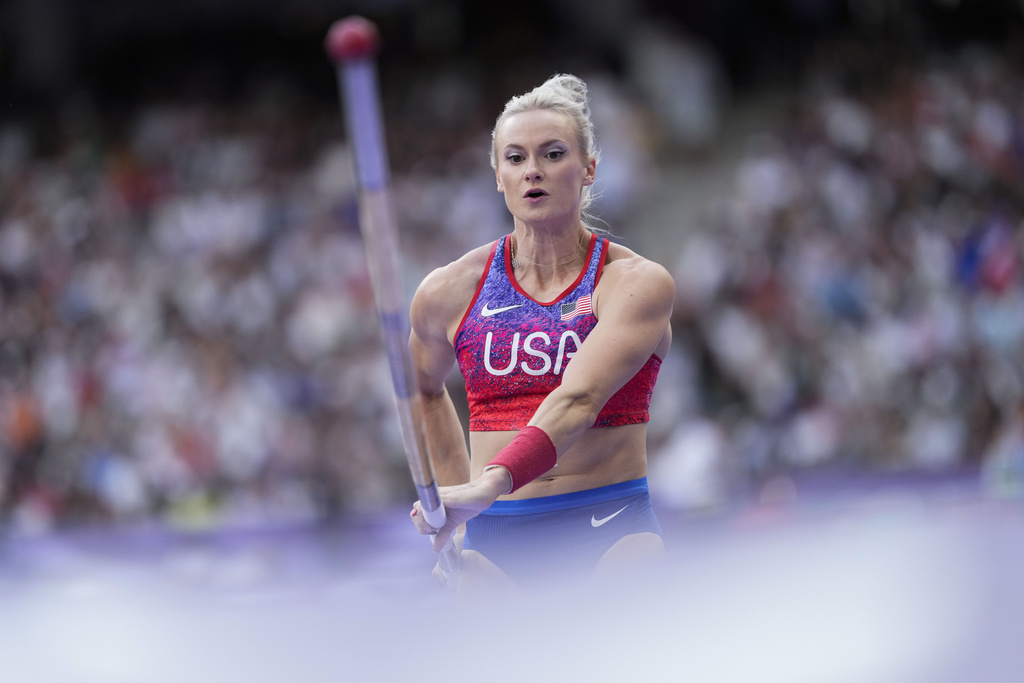 Katie Moon in the pole vault final at Paris Olympics 2024 - cleveland.com